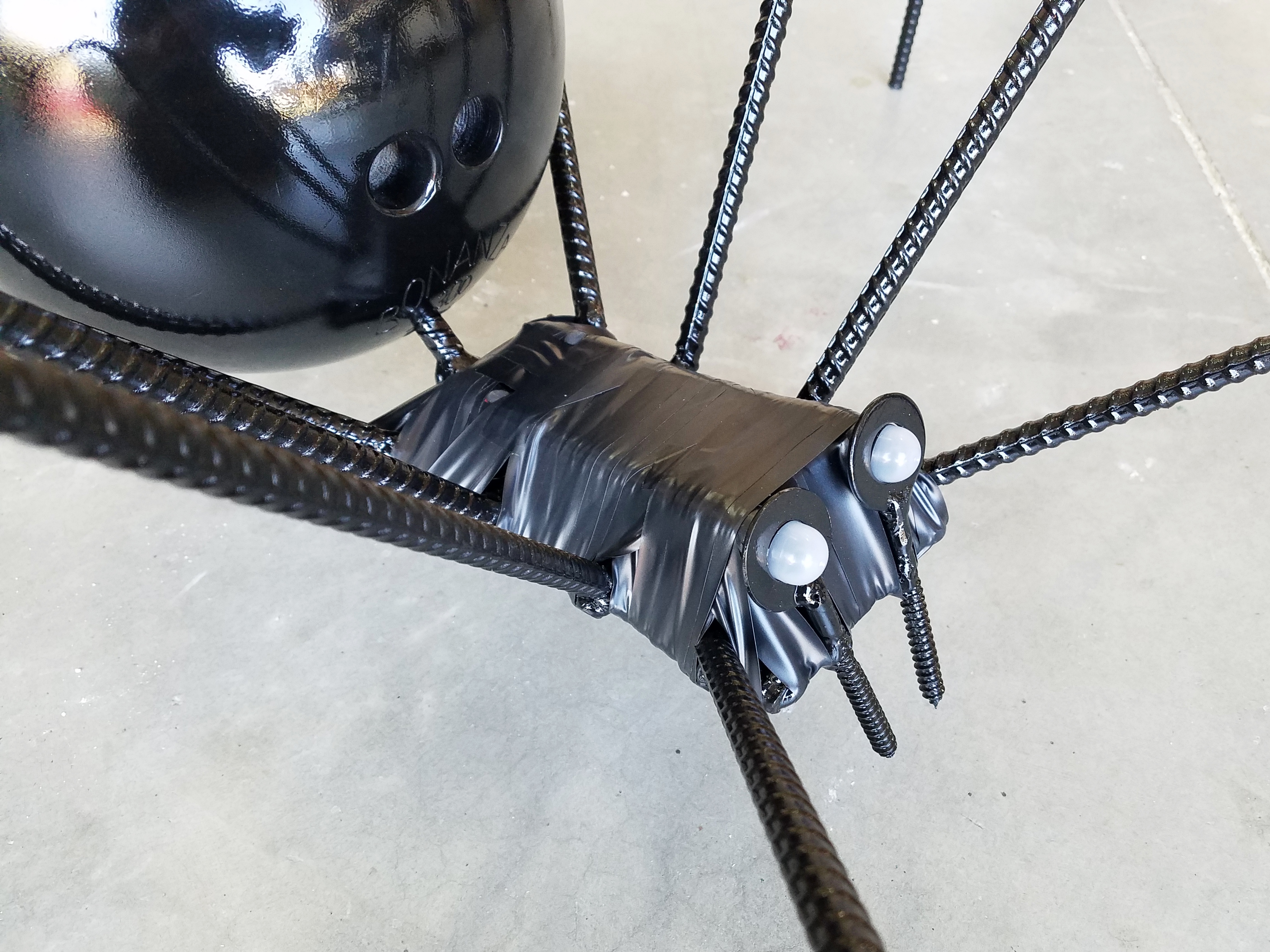 How to Make Giant Halloween Spiders : 23 Steps (with Pictures ...