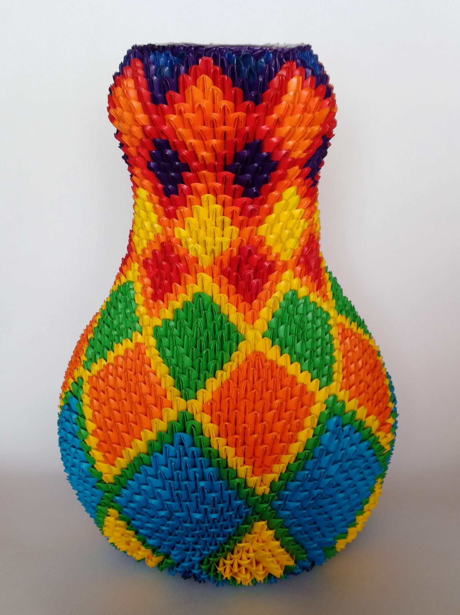 WATERPROOF Rainbow Origami Vase : 7 Steps (with Pictures) - Instructables