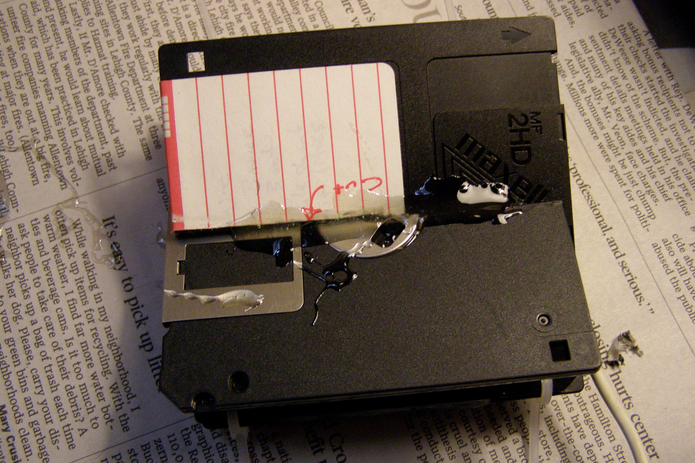 Floppy Disk Dock : 6 Steps - Instructables