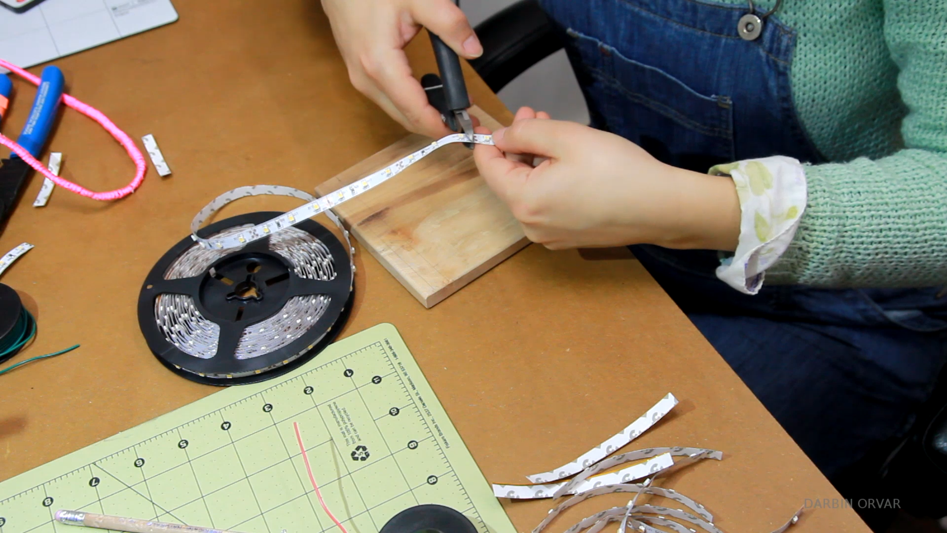 DIY LED Desk Lamp W/ Strip Lights : 8 Steps (with Pictures) - Instructables