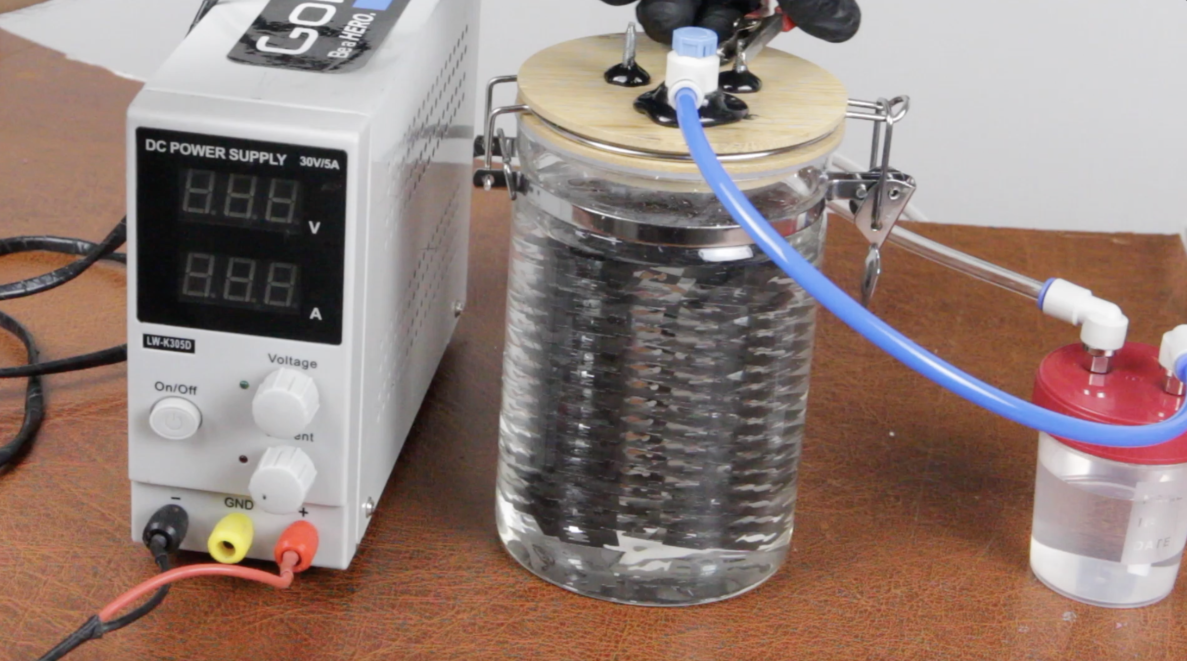 Powerful HHO Generator: Using 99 + Razor Blades for Electrolysis 2500 ...