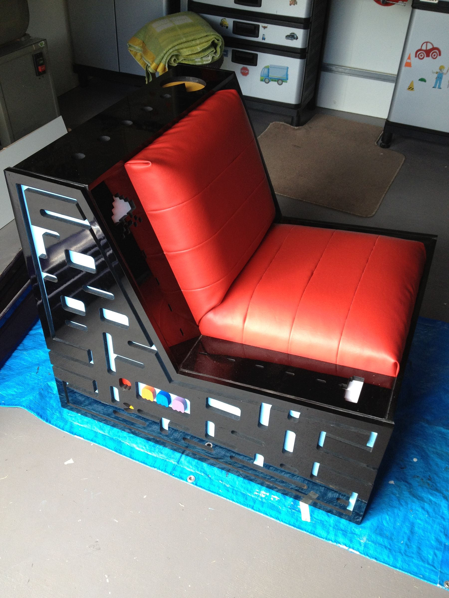 Ultimate Pacman / Space Invaders Gaming Chair With Speakers : 12 Steps ...