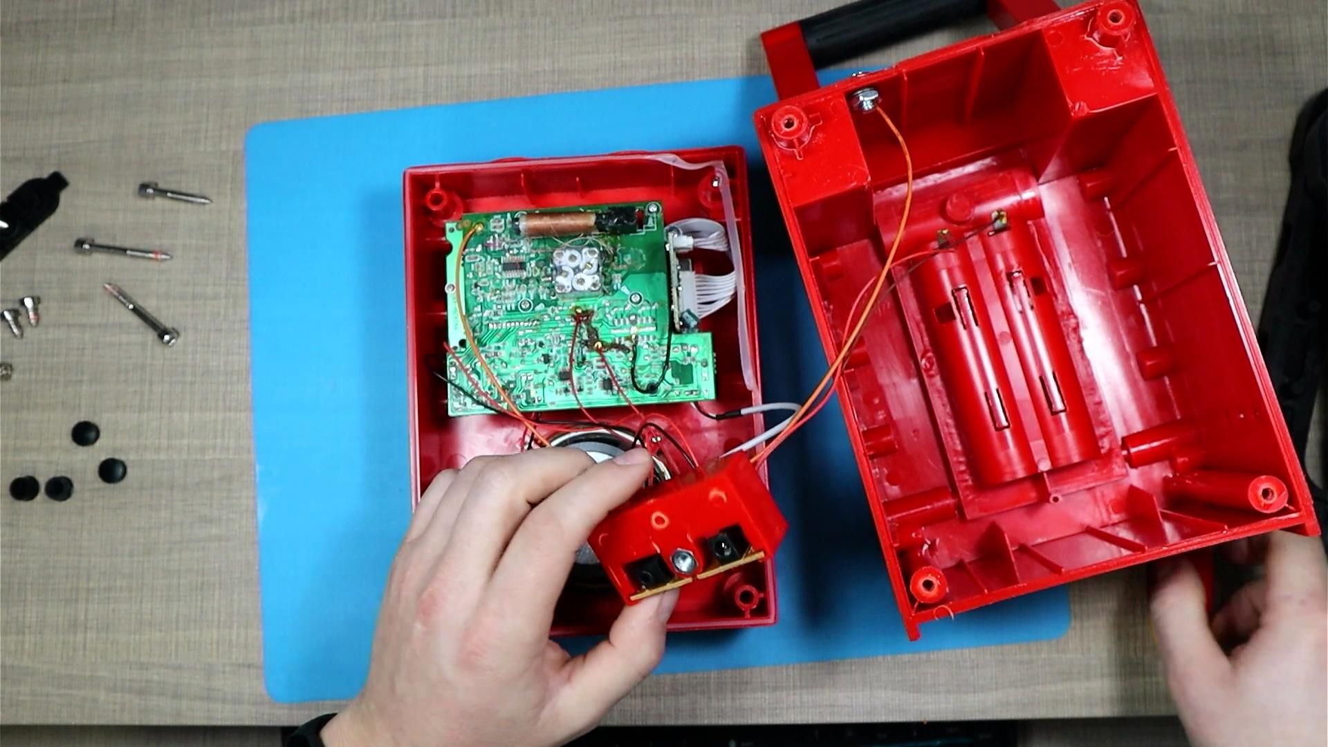 Job Site Radio Repair Step by Step : 6 Steps (with Pictures ...