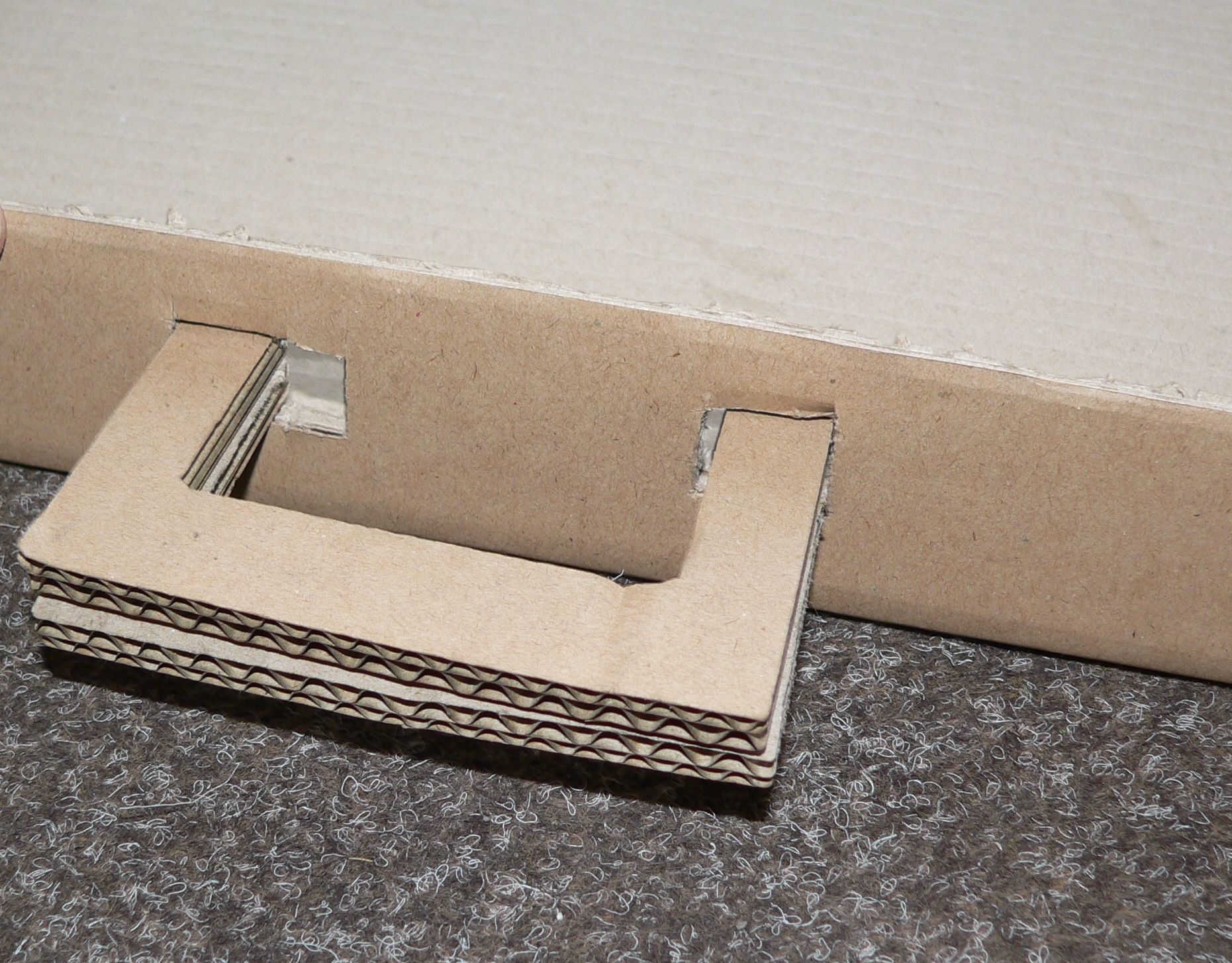 Corrugated Cardboard Laptop Case : 5 Steps - Instructables
