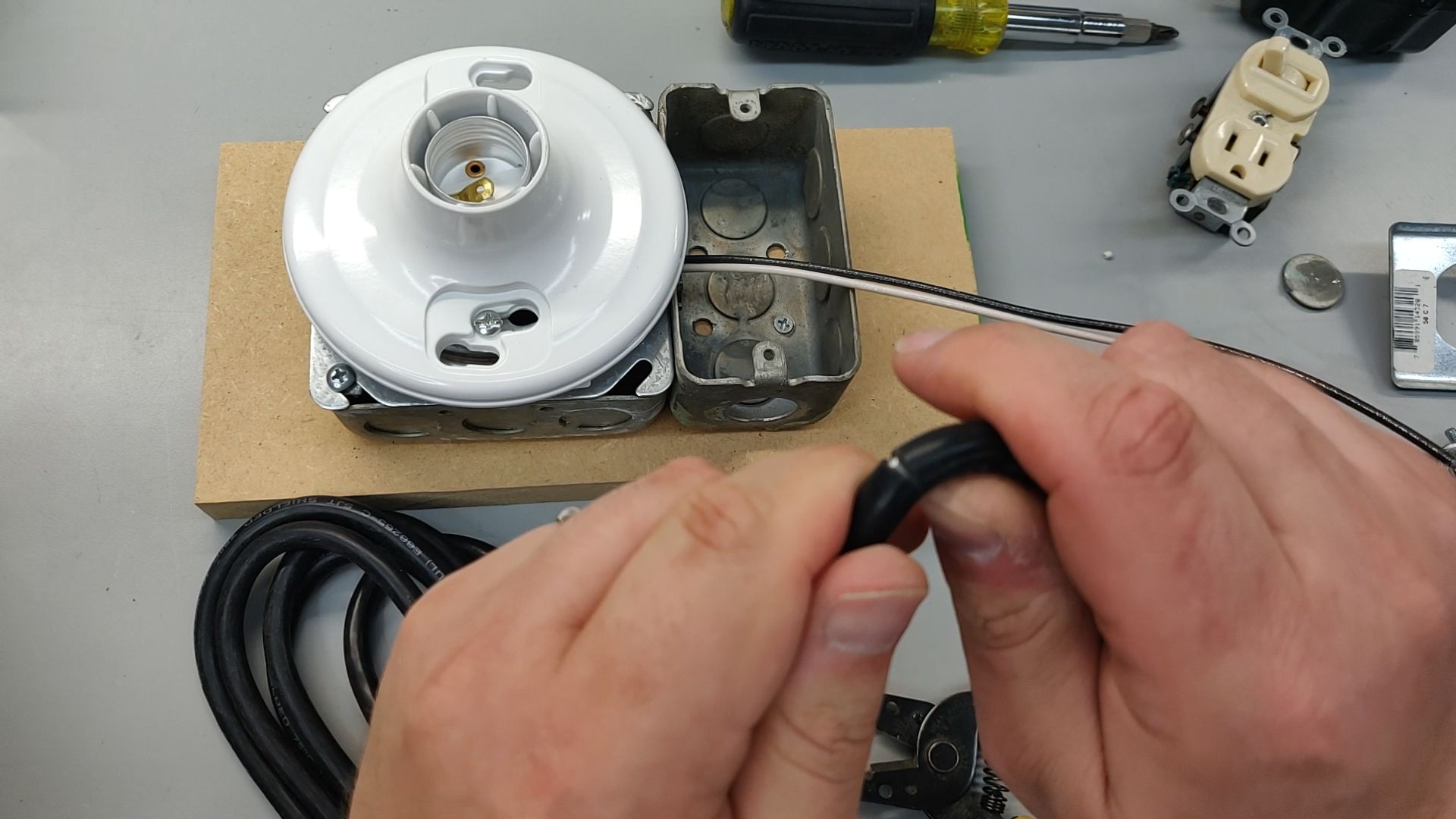 Light Bulb Current Limiter : 9 Steps (with Pictures) - Instructables