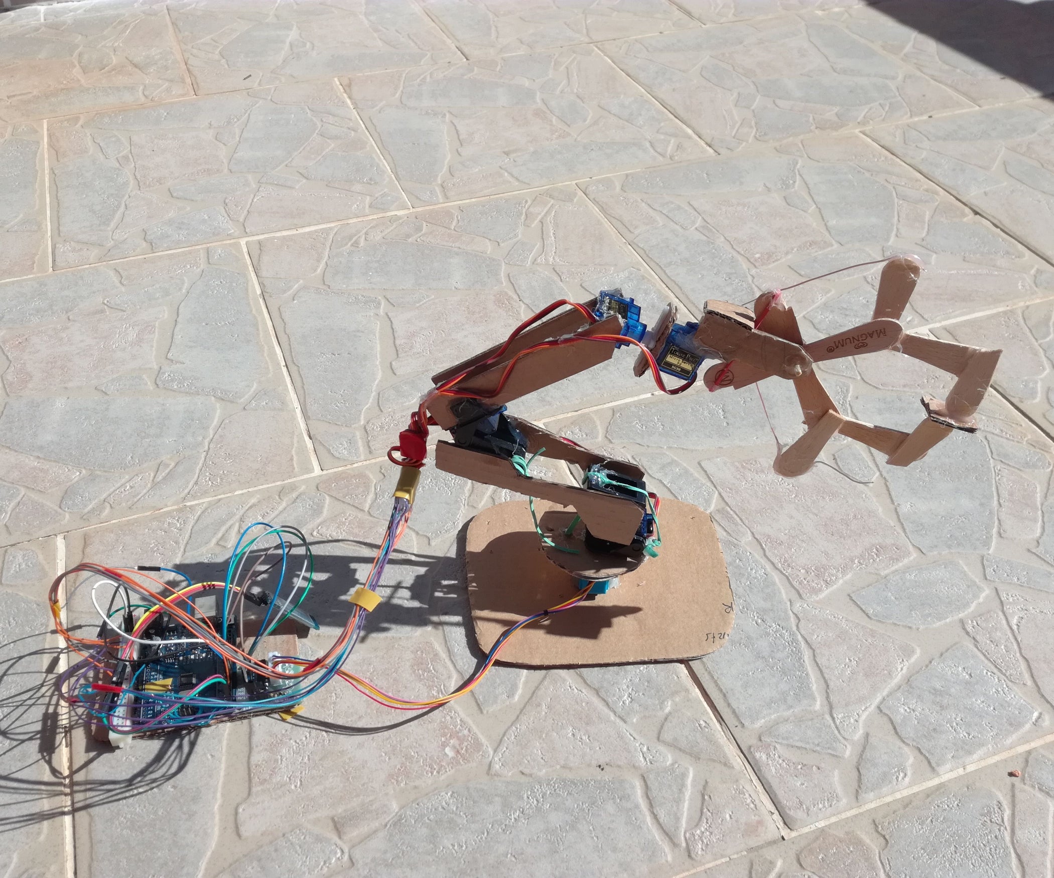 Cheap Smartphone Controlled Arm (+ Option Saving Position) : 5 Steps ...