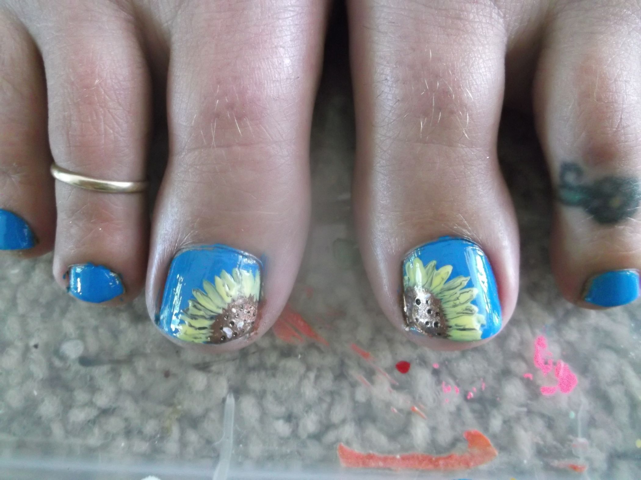 Sunflower Nails : 4 Steps (with Pictures) - Instructables
