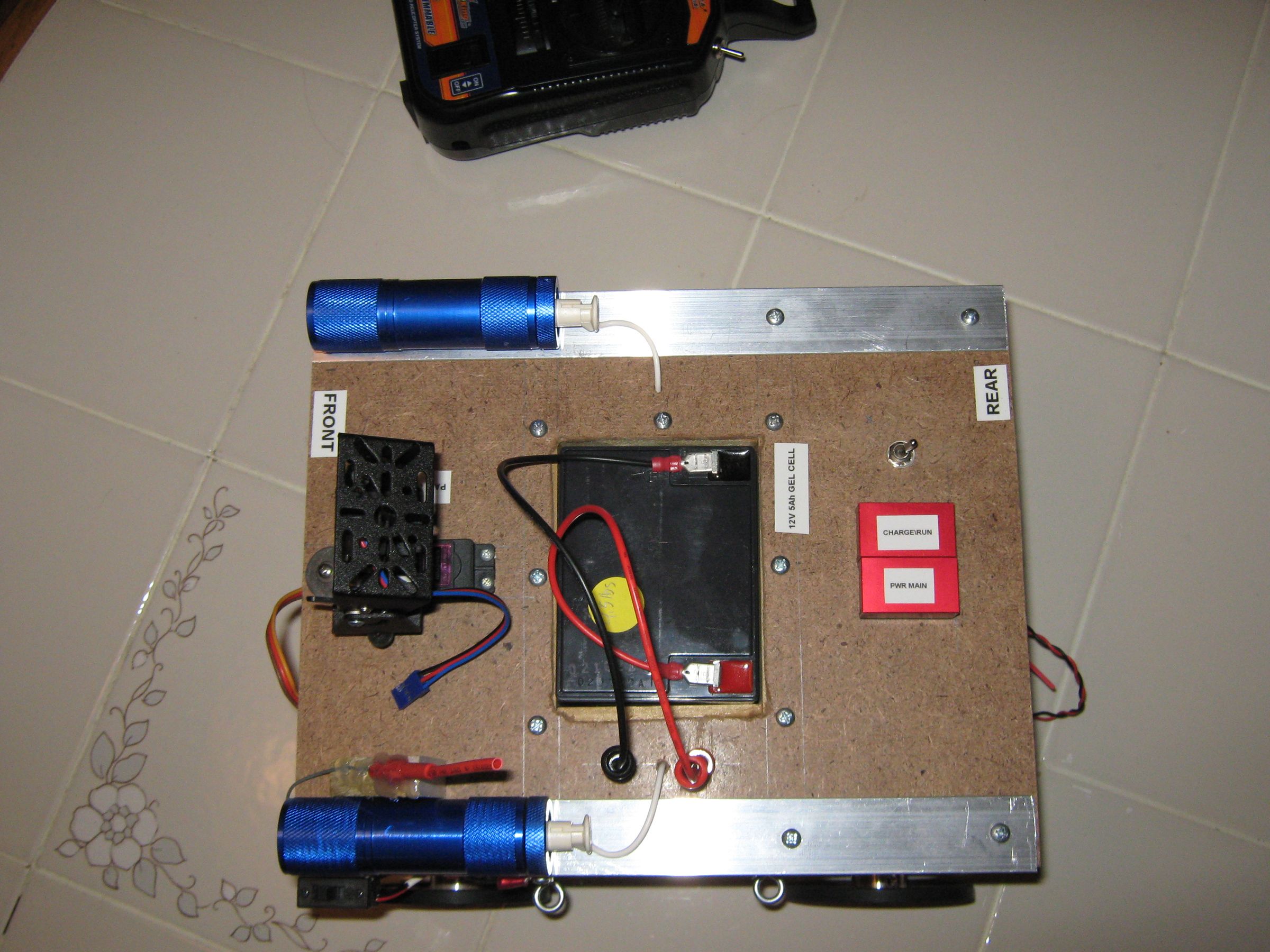 Robot 1: "Little Jimmy" Based on PICAXE-18M2 : 11 Steps - Instructables