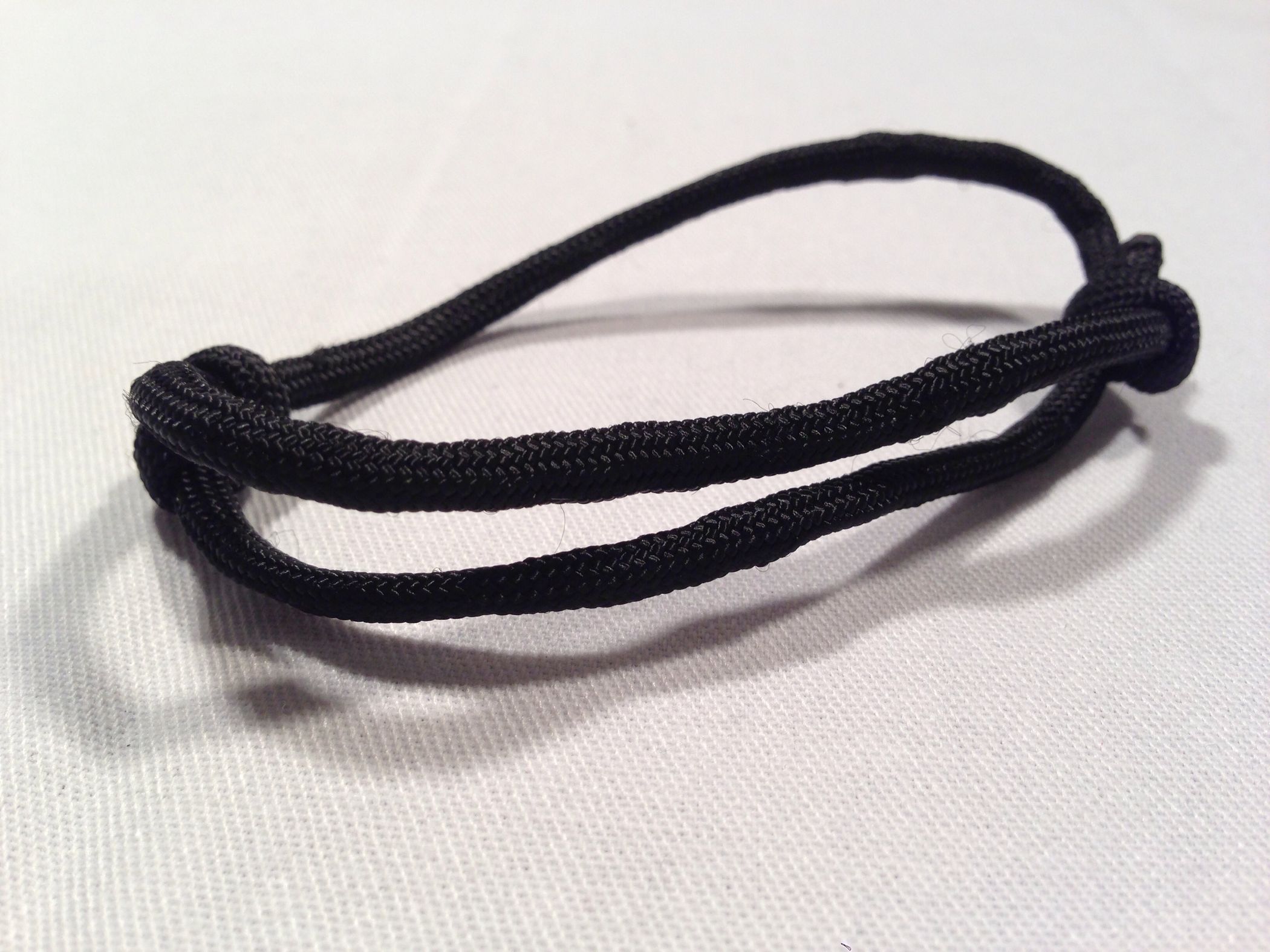 Simple Paracord Bracelet - Instructables