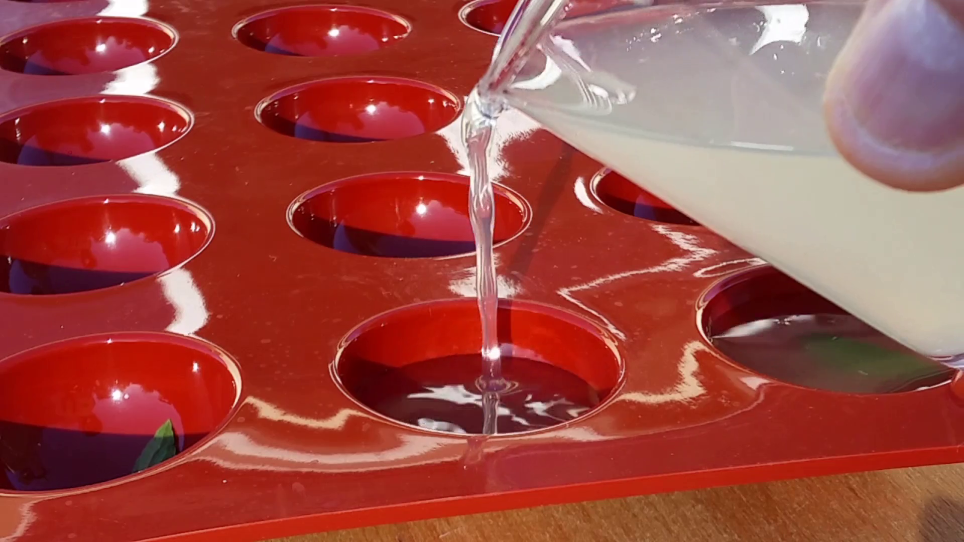 Molecular Mojito Cocktail - Inverse Spherification : 6 Steps (with ...