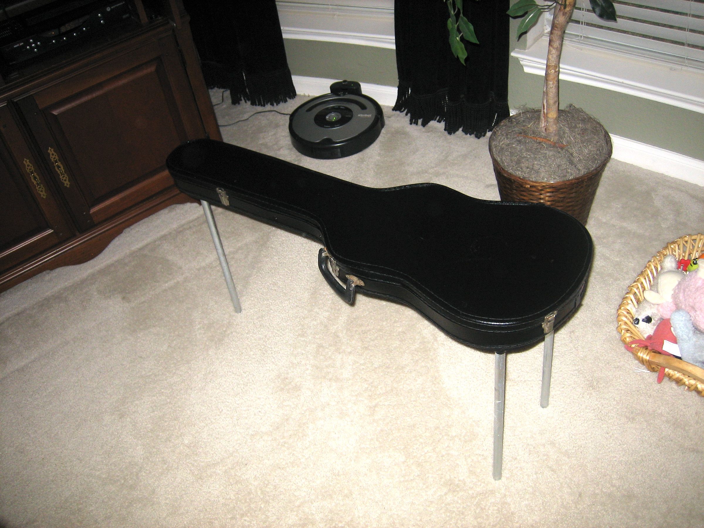 Make a Guitar Case Table : 5 Steps (with Pictures) - Instructables