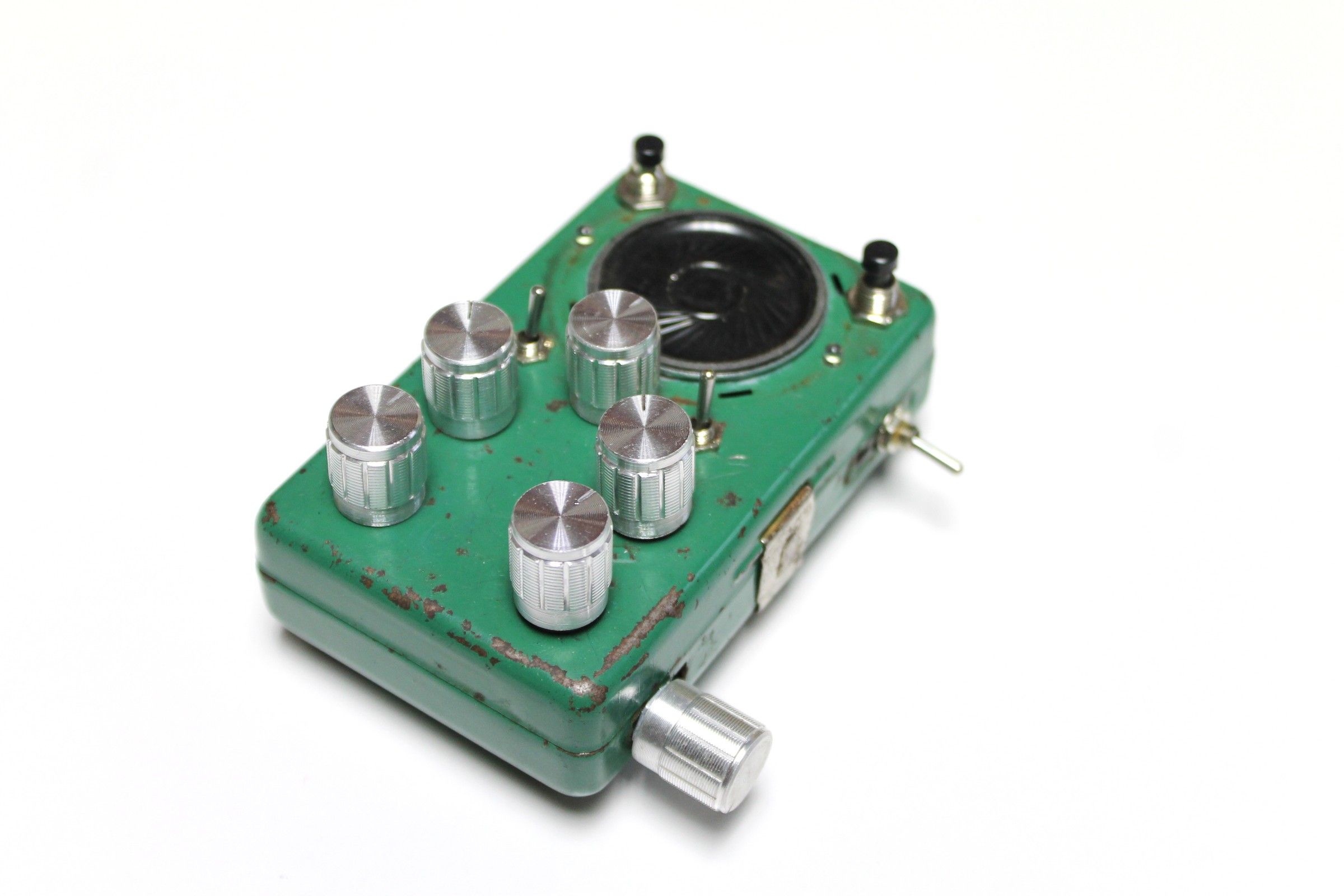 Fizzle Loop Synth V3 (555 Timer) : 11 Steps (with Pictures) - Instructables