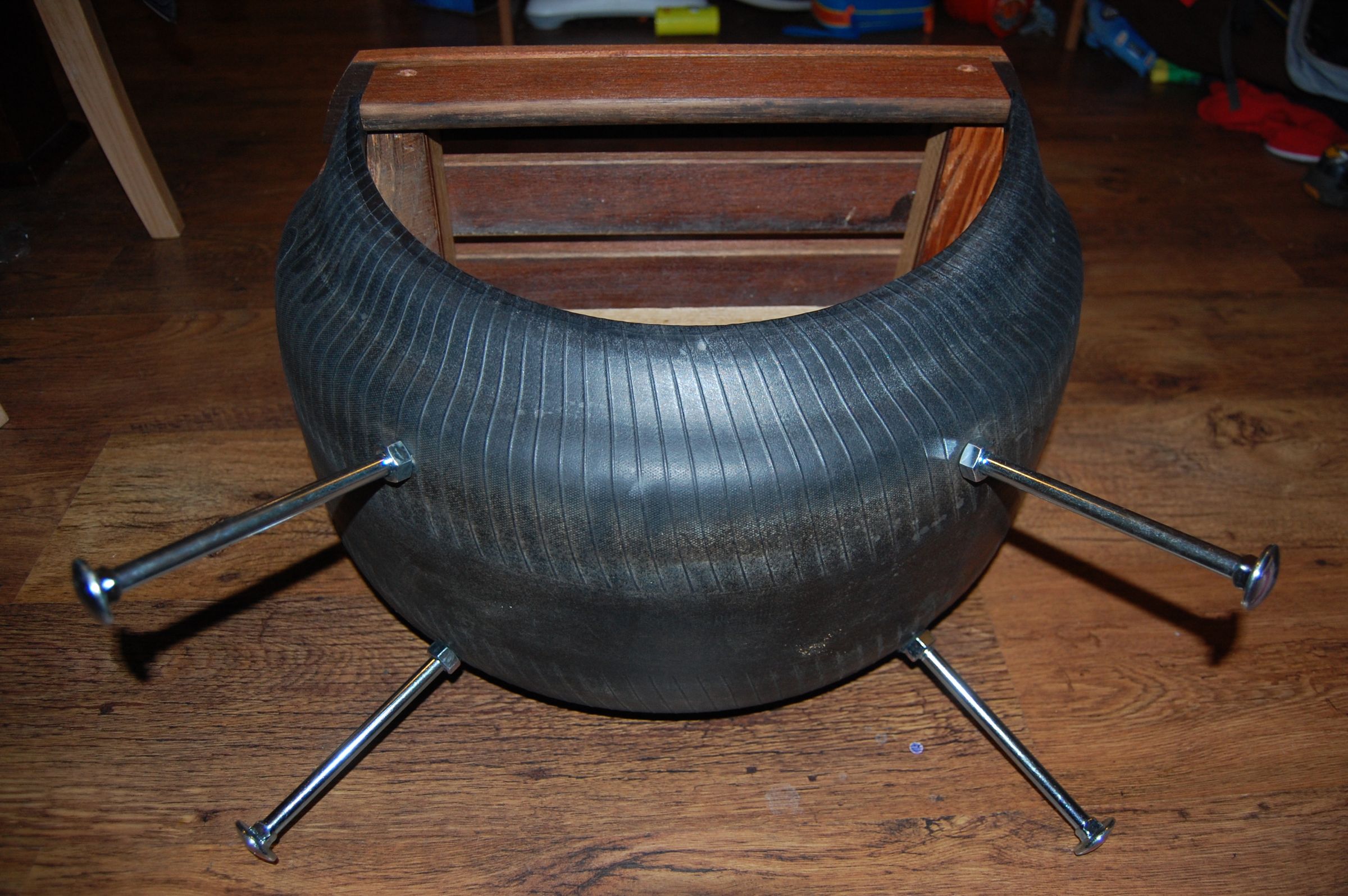 Outside Table From a Car Tyre (tire) : 5 Steps (with Pictures ...