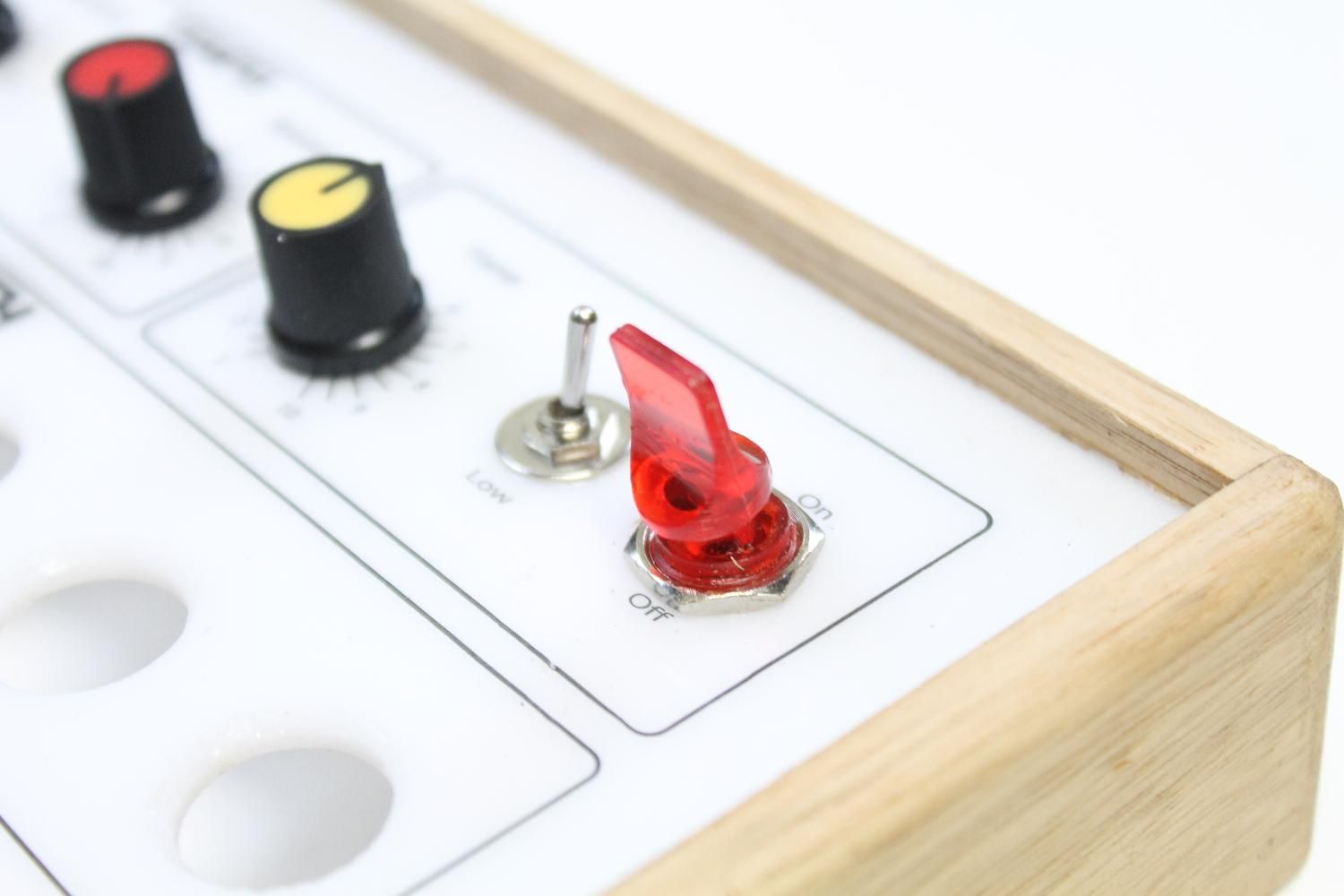 555 Fizzle Loop Synth V4 : 12 Steps (with Pictures) - Instructables