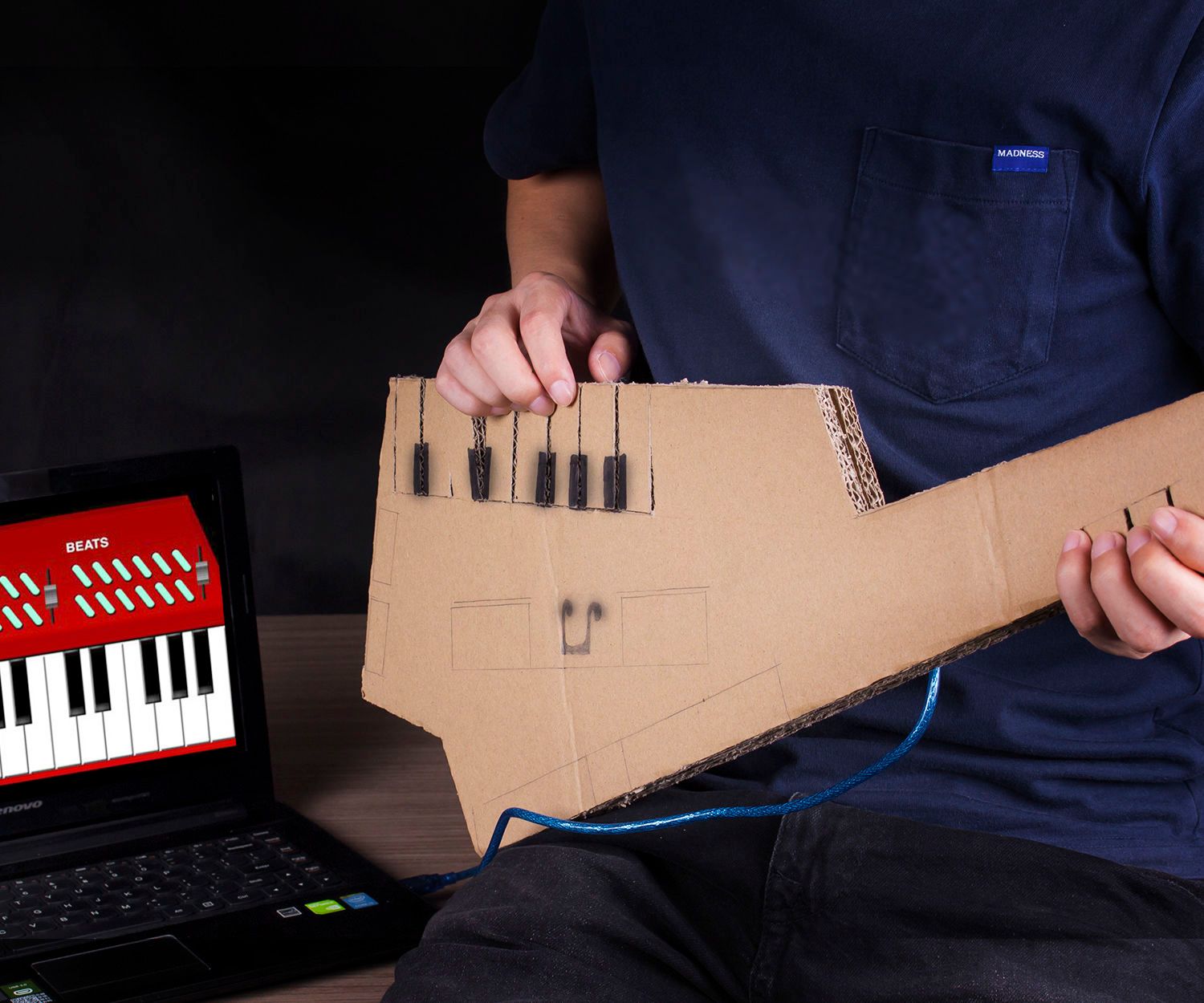 How to DIY a Playable Keytar With Cardboard : 10 Steps (with Pictures ...