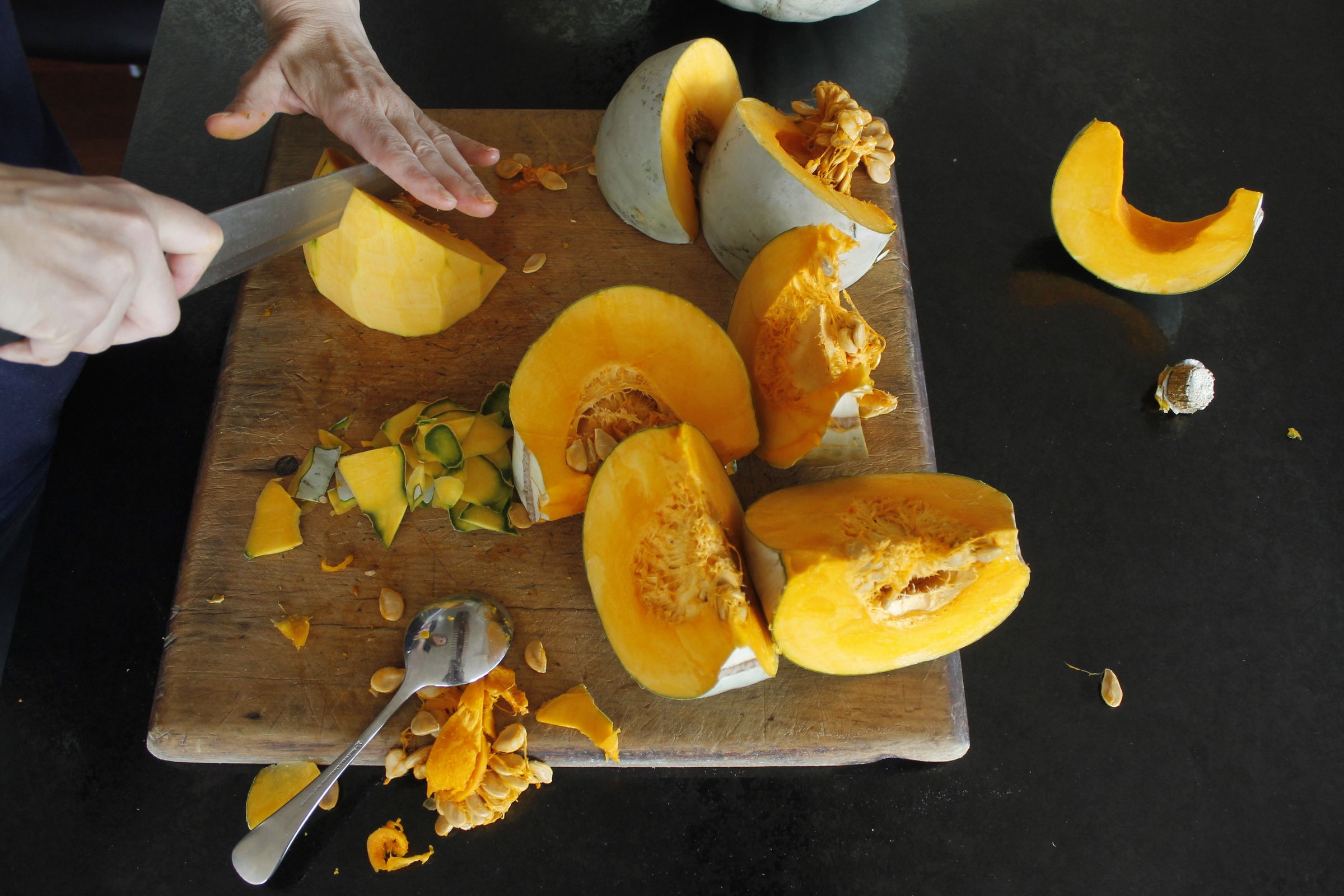 How to Cut a Pumpkin : 7 Steps (with Pictures) - Instructables