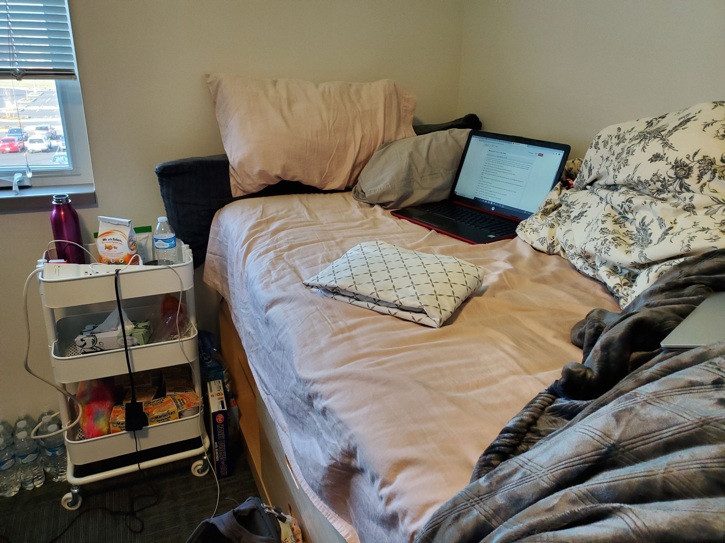 Mastering the Fold of a Fitted Sheet : 13 Steps - Instructables