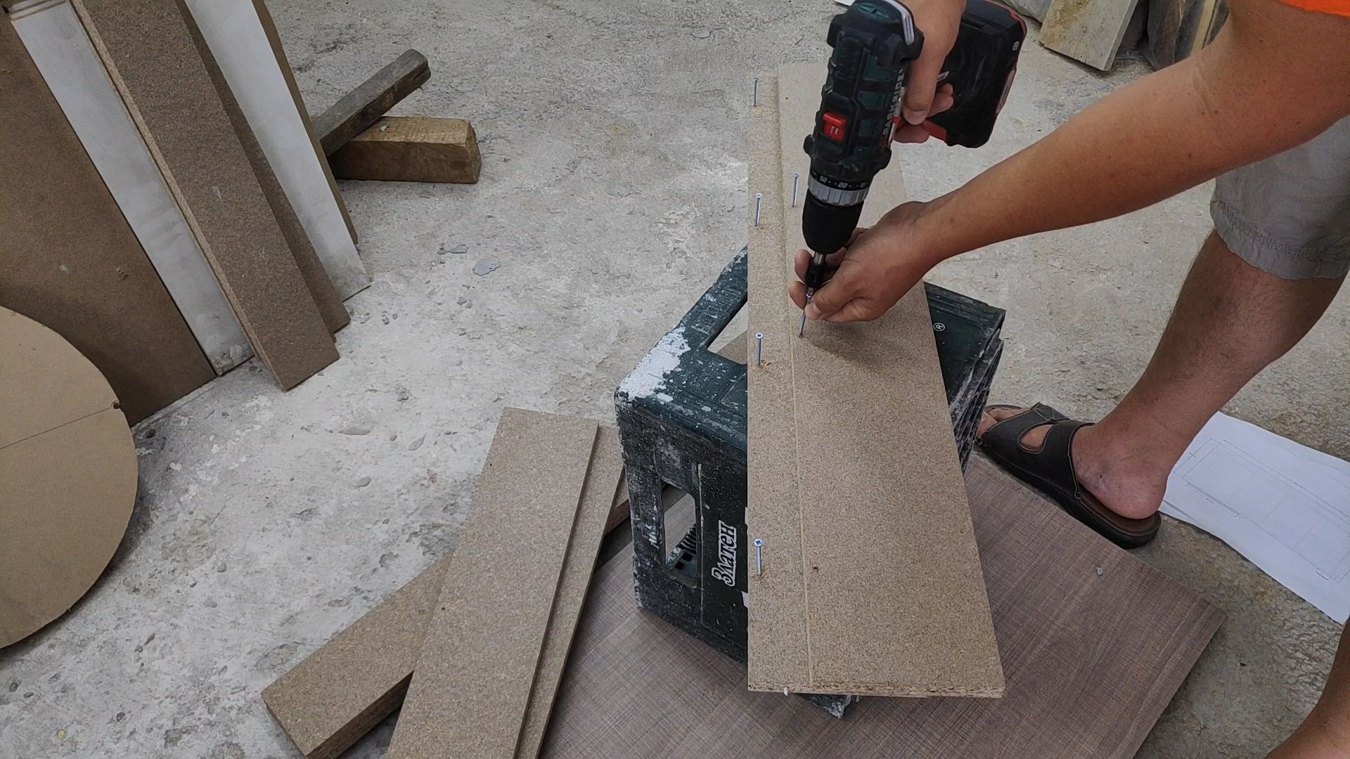 Less Than $50 Particleboard Workbench : 9 Steps (with Pictures ...