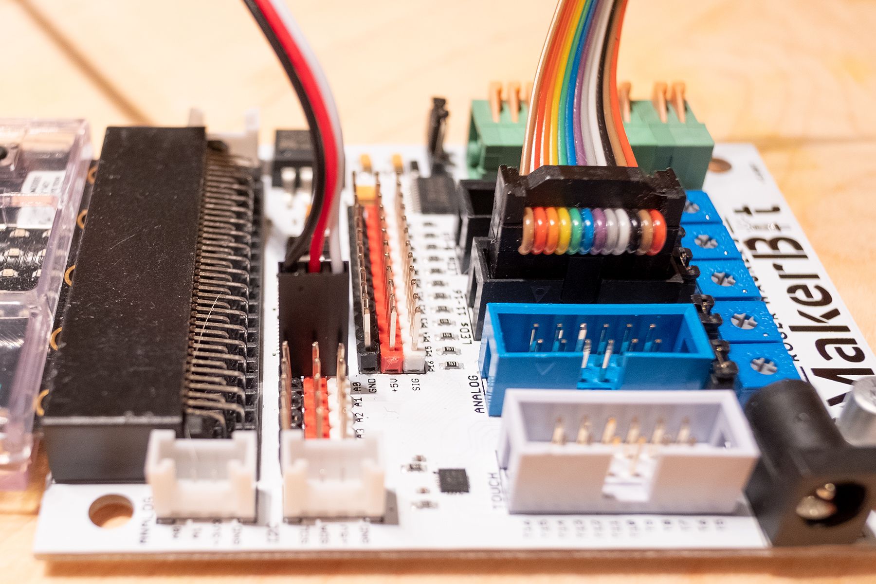 Can a MakerBit Remind You to Check the Water Under Your Christmas Tree ...