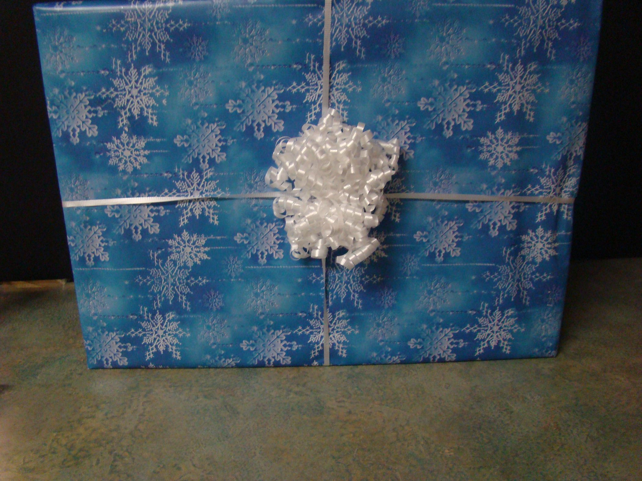 How to Wrap a Classy Package : 11 Steps - Instructables