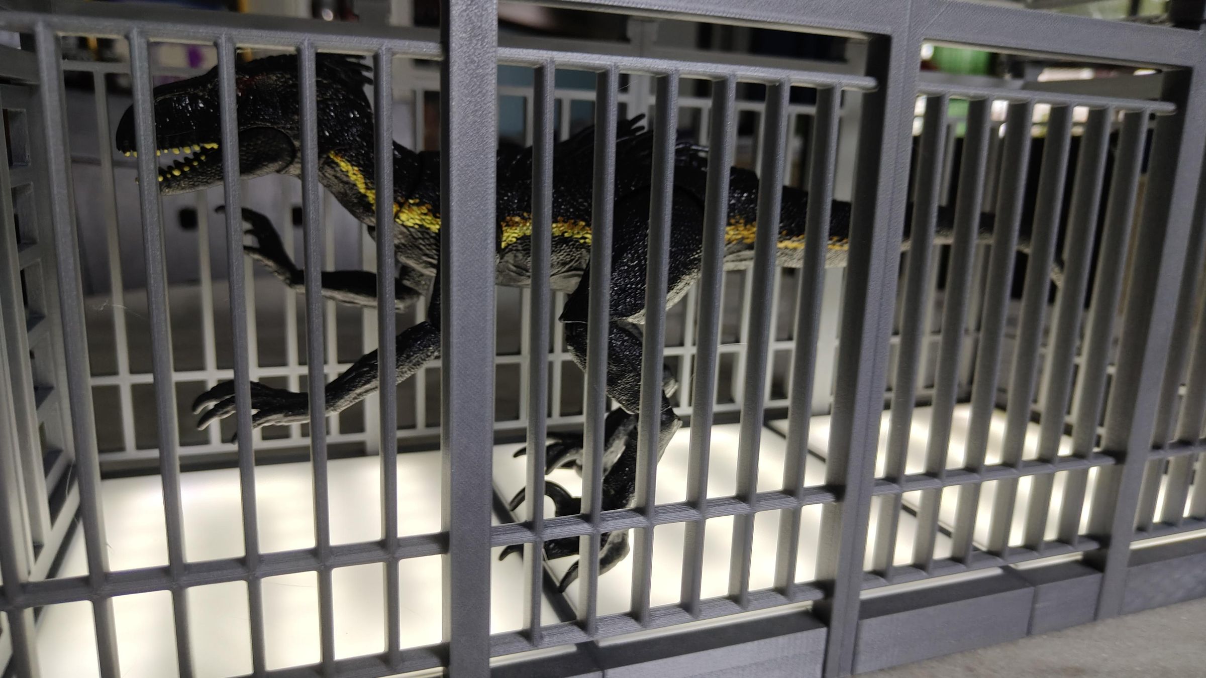 Indoraptor Cage - Jurassic World Toy : 5 Steps - Instructables
