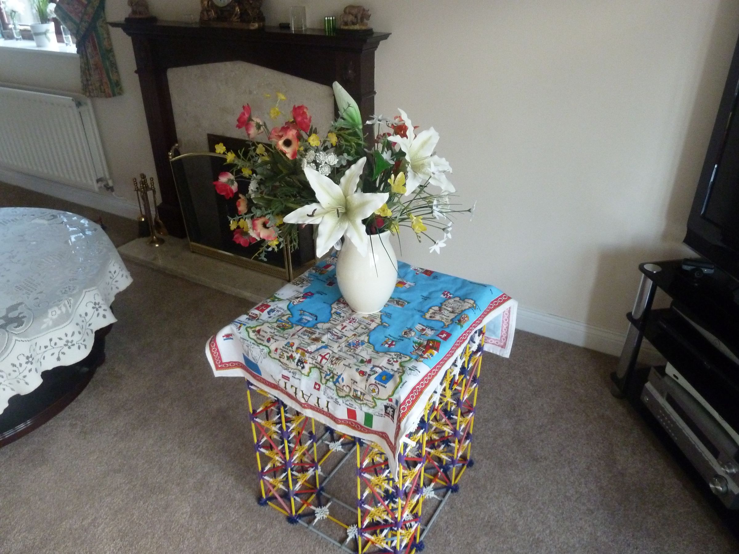 K'nex Table : 9 Steps - Instructables