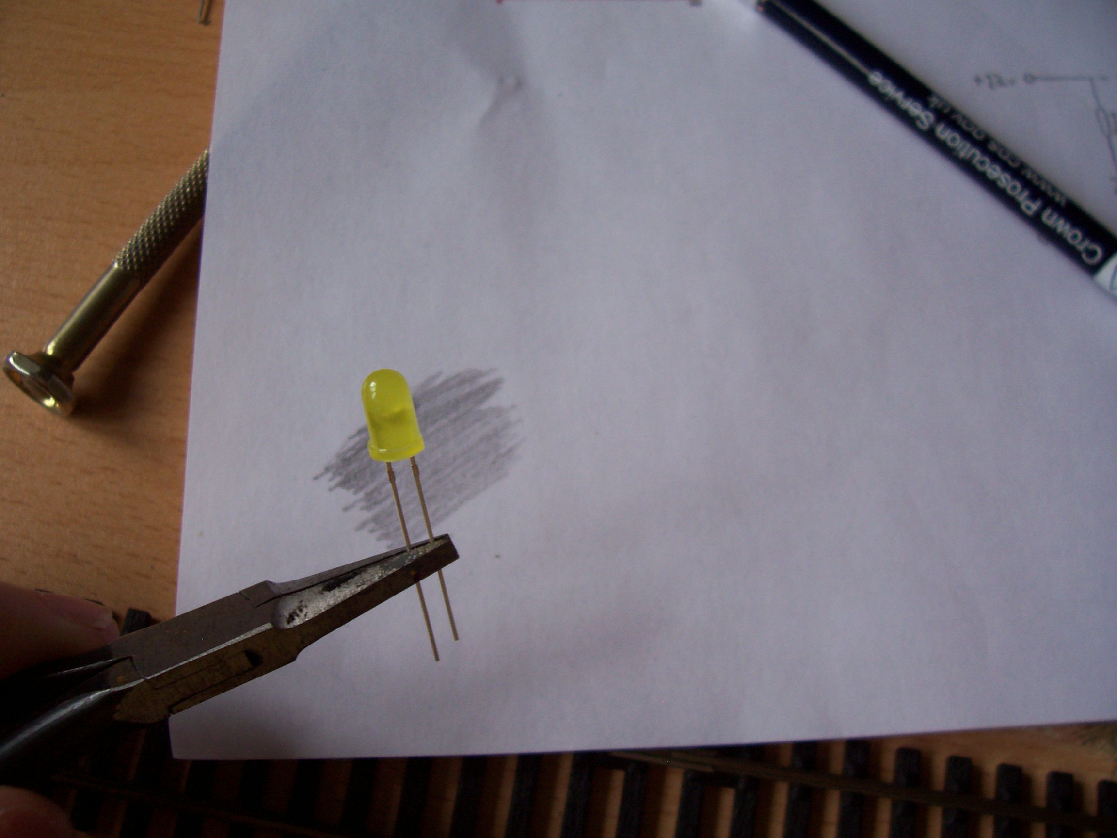 Add Lights to Your Model Railway / Railroad. : 4 Steps - Instructables