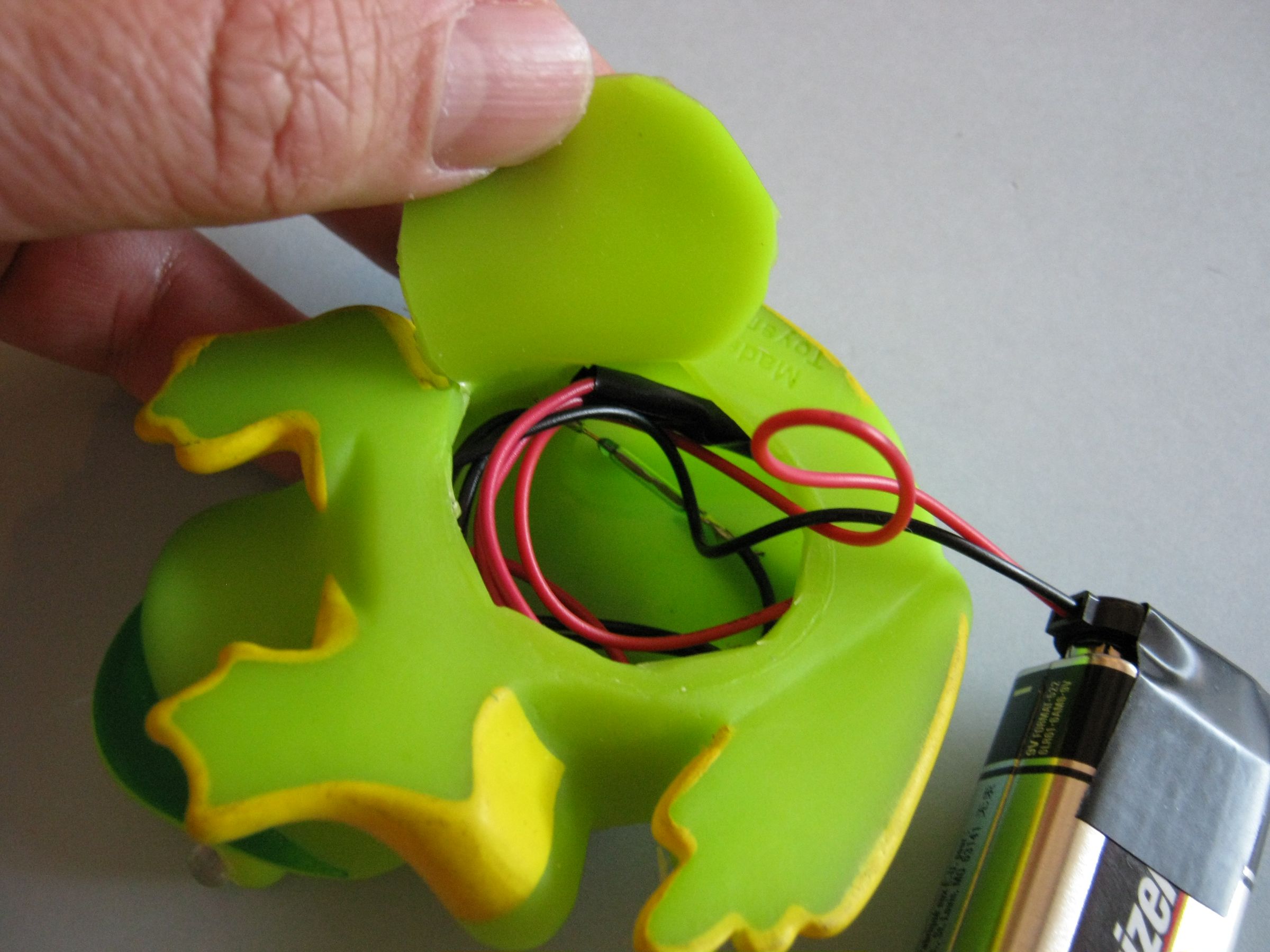 The Marvelous LED HypnoFrog : 9 Steps - Instructables