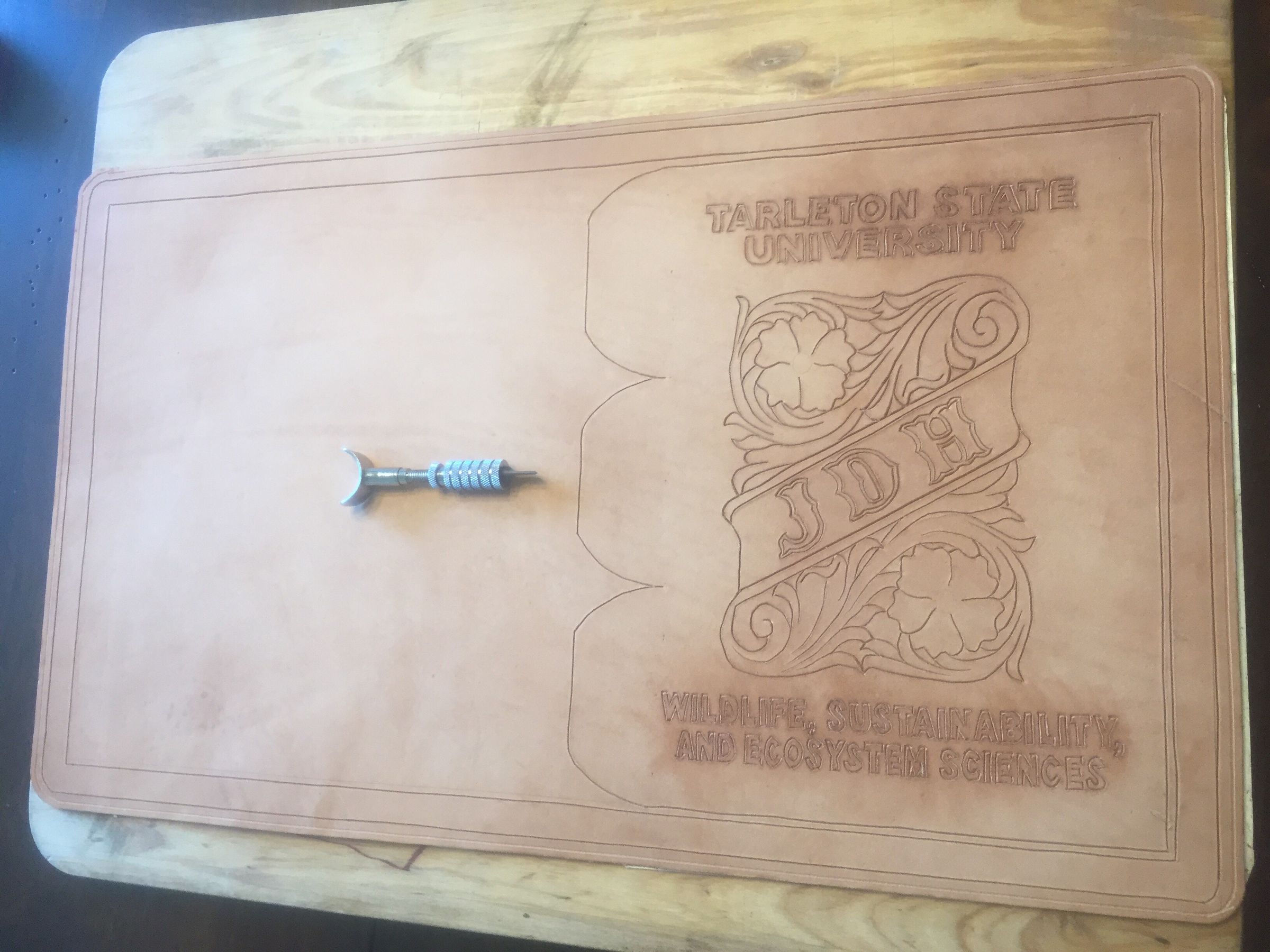 Handcrafted Custom Leather Portfolio : 11 Steps (with Pictures ...