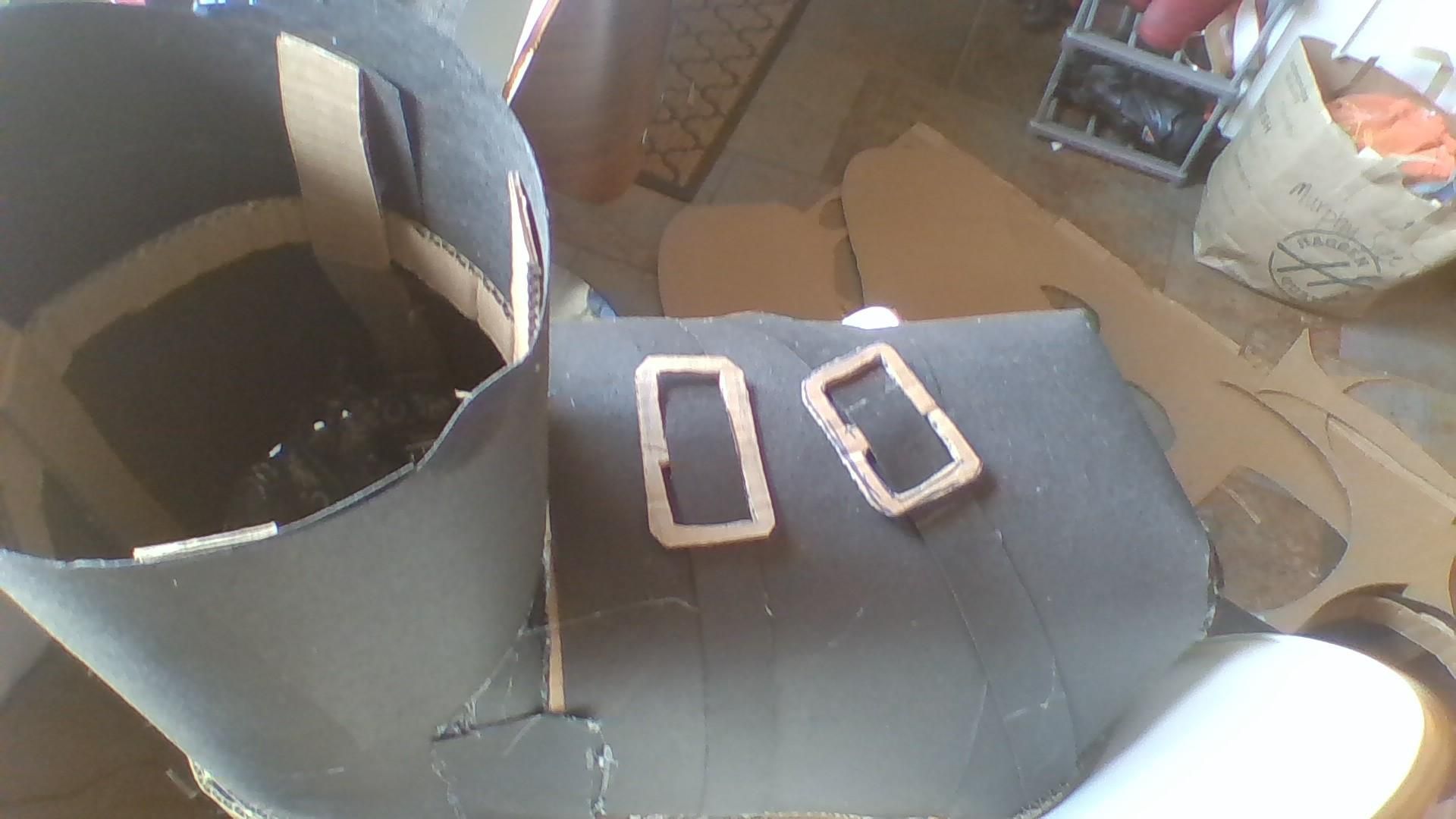 Cardboard Boots(big.) : 9 Steps - Instructables