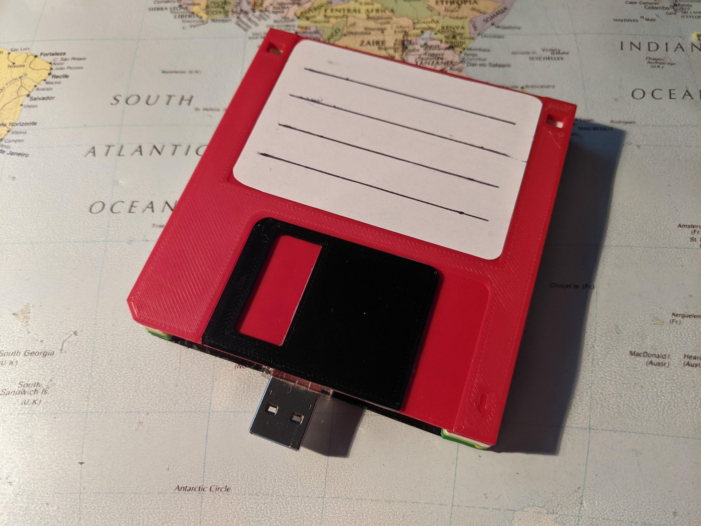 3.5 Inch Floppy Disk USB Holder : 10 Steps (with Pictures) - Instructables