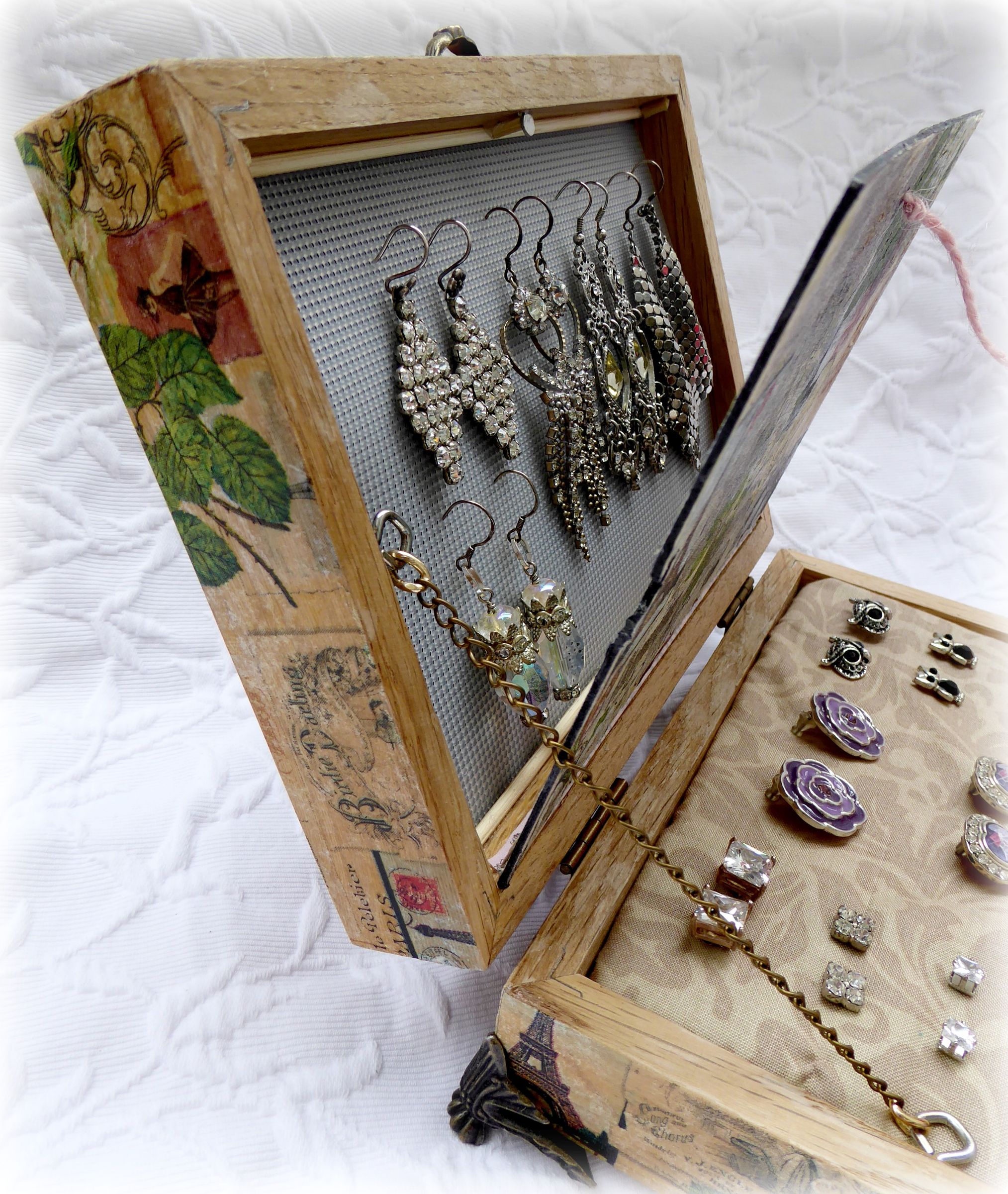 Earring Organizer From Two Frames, With Changeable Front : 9 Steps ...