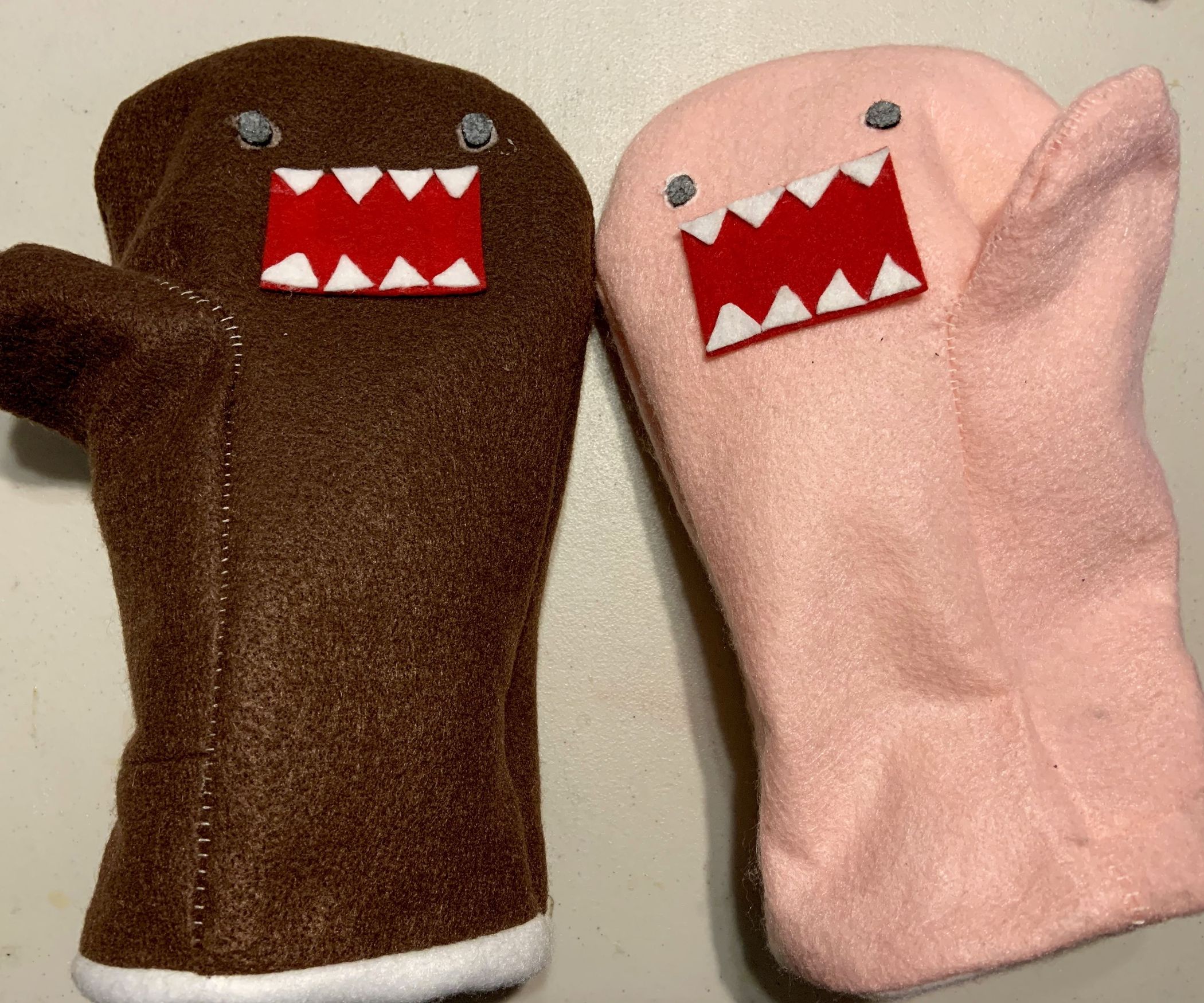 Domo Little Monster Mittens : 3 Steps - Instructables