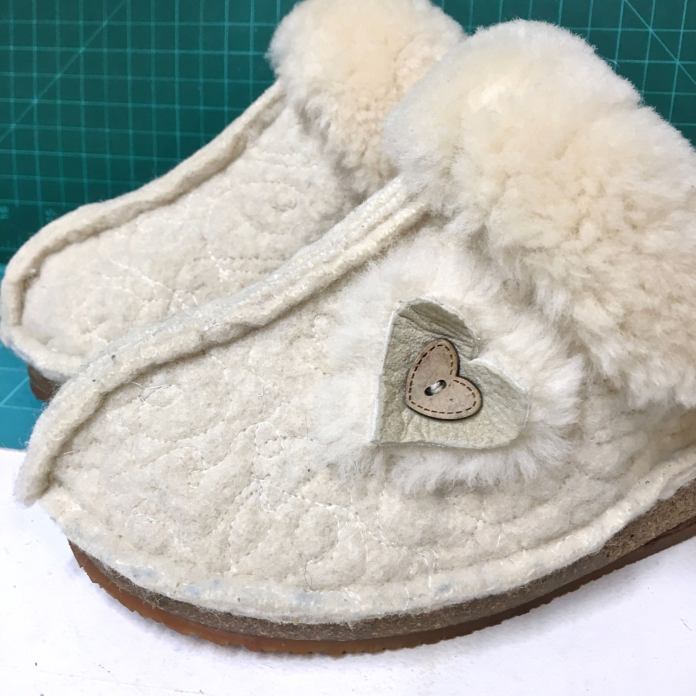 Woolie & Furry UpCycled Slippers : 10 Steps (with Pictures) - Instructables