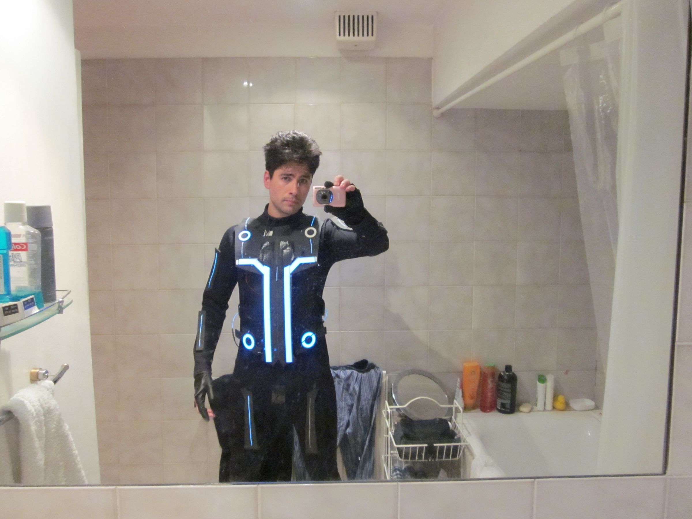 Tron Legacy Costume - Sam Flynn : 10 Steps (with Pictures) - Instructables