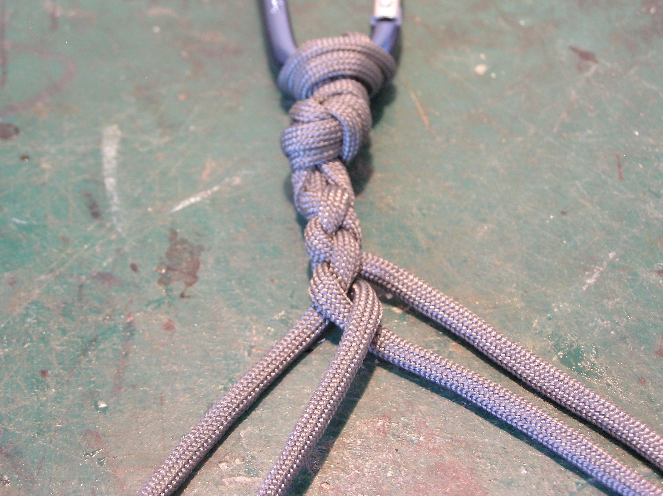 Paracord Water Jug Harness. : 6 Steps (with Pictures) - Instructables
