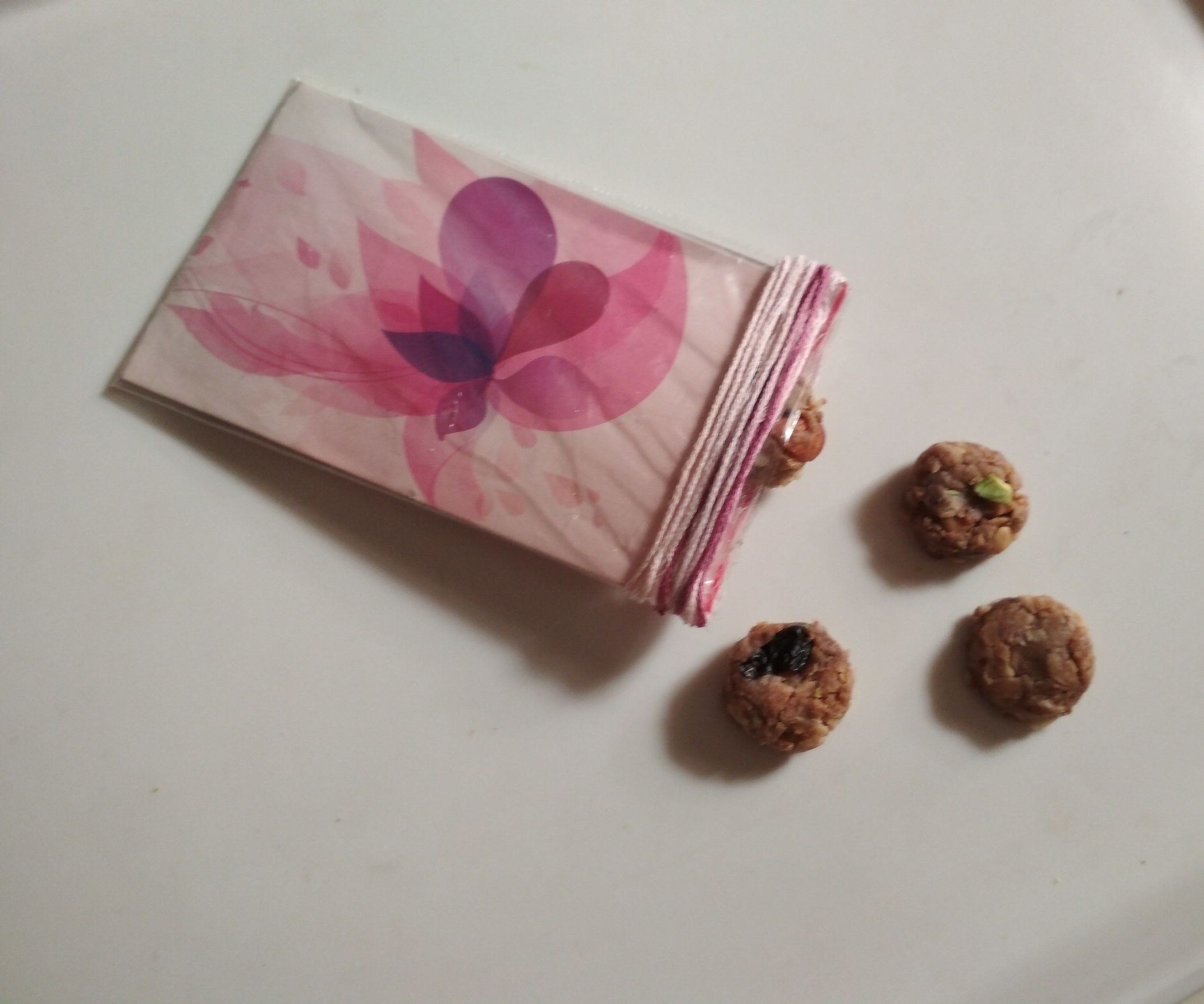 Deliciously Healthy Protein Tablets in a Fancy, Easy-to-carry Packet ...