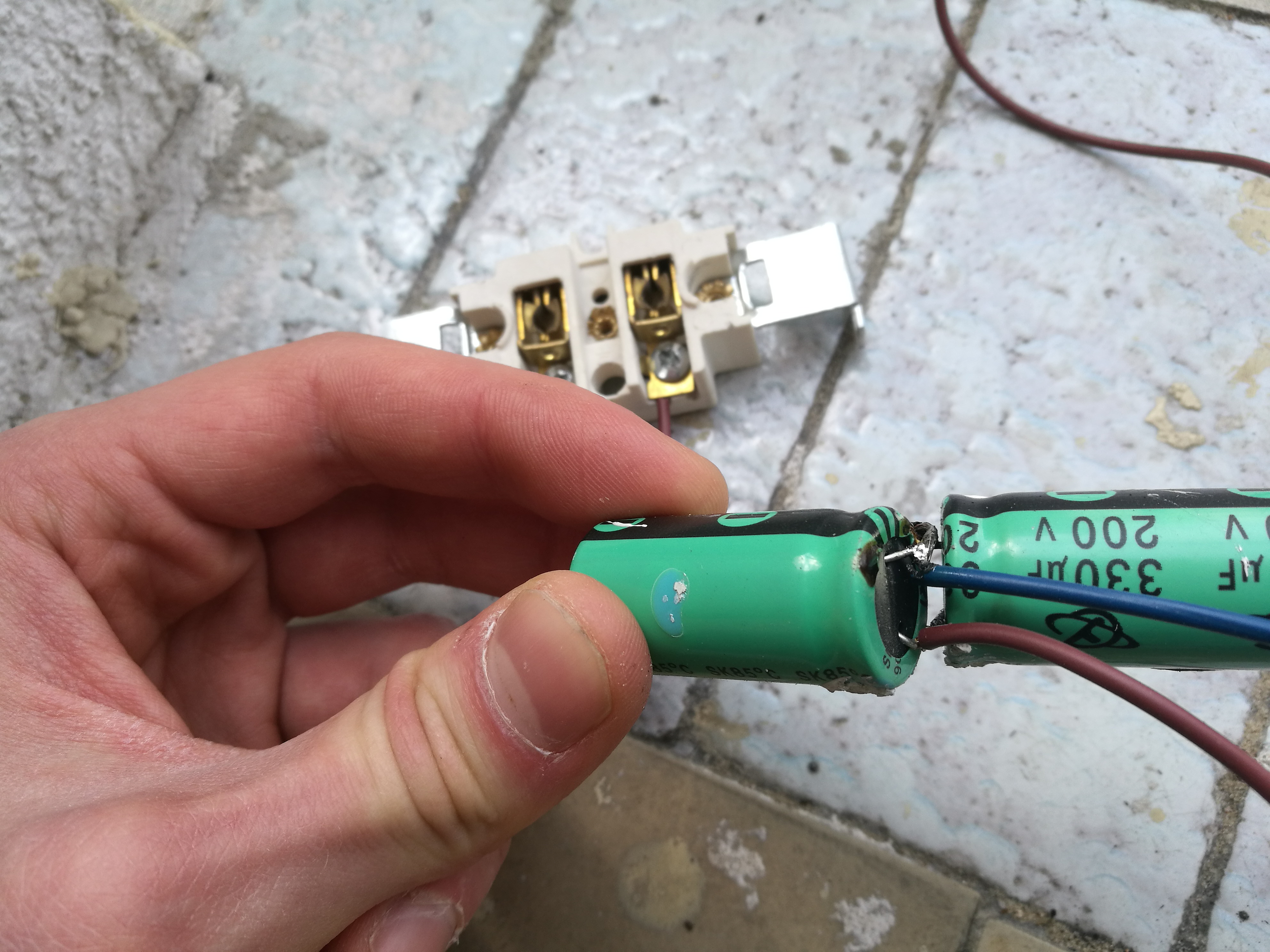 Solar Power Outlet (without Inverter) : 8 Steps - Instructables