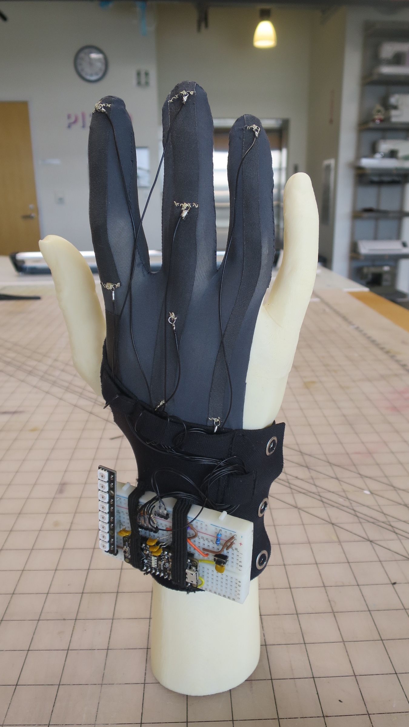 3D Scanning My Hand and Printing the Perfect Glove Mannequin : 8 Steps ...