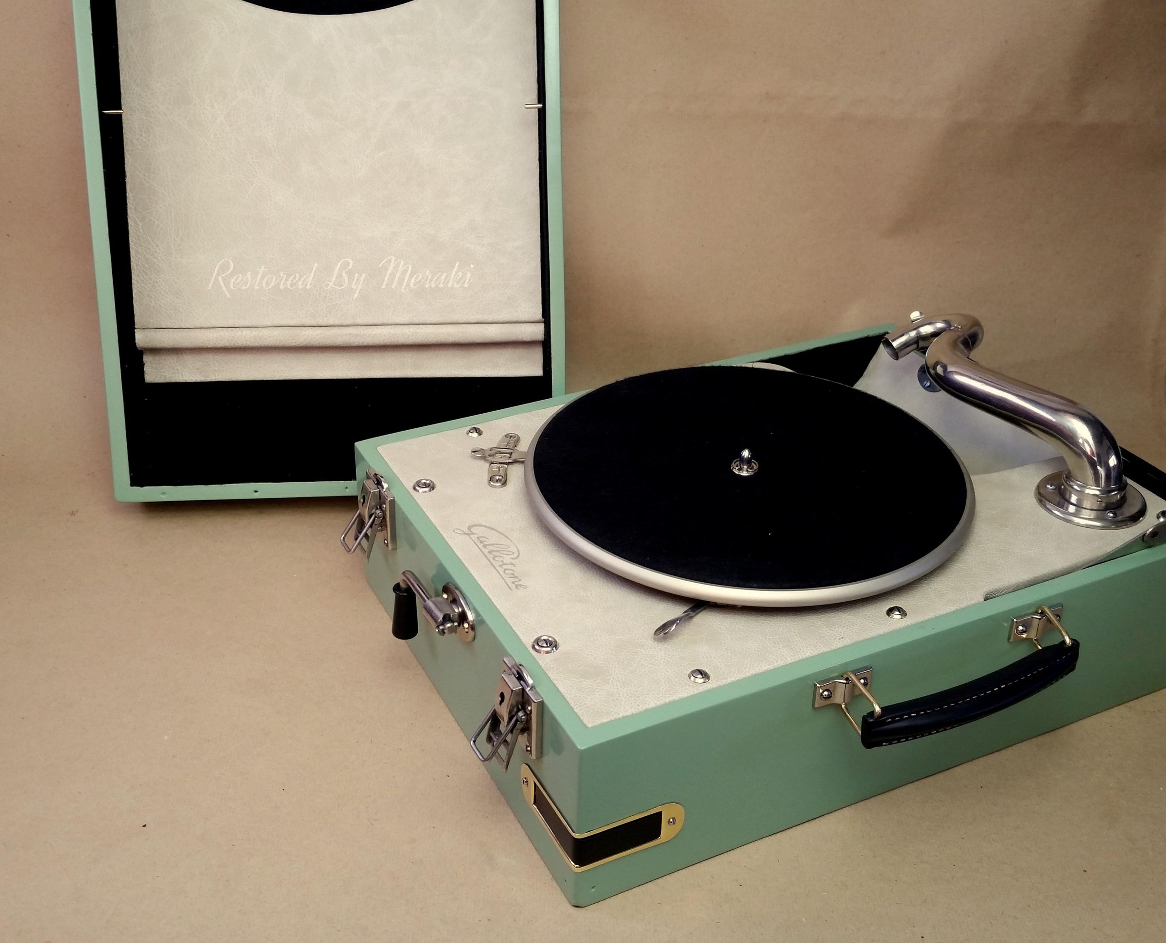 Give an Old Gramophone Some New Life! : 18 Steps (with Pictures ...