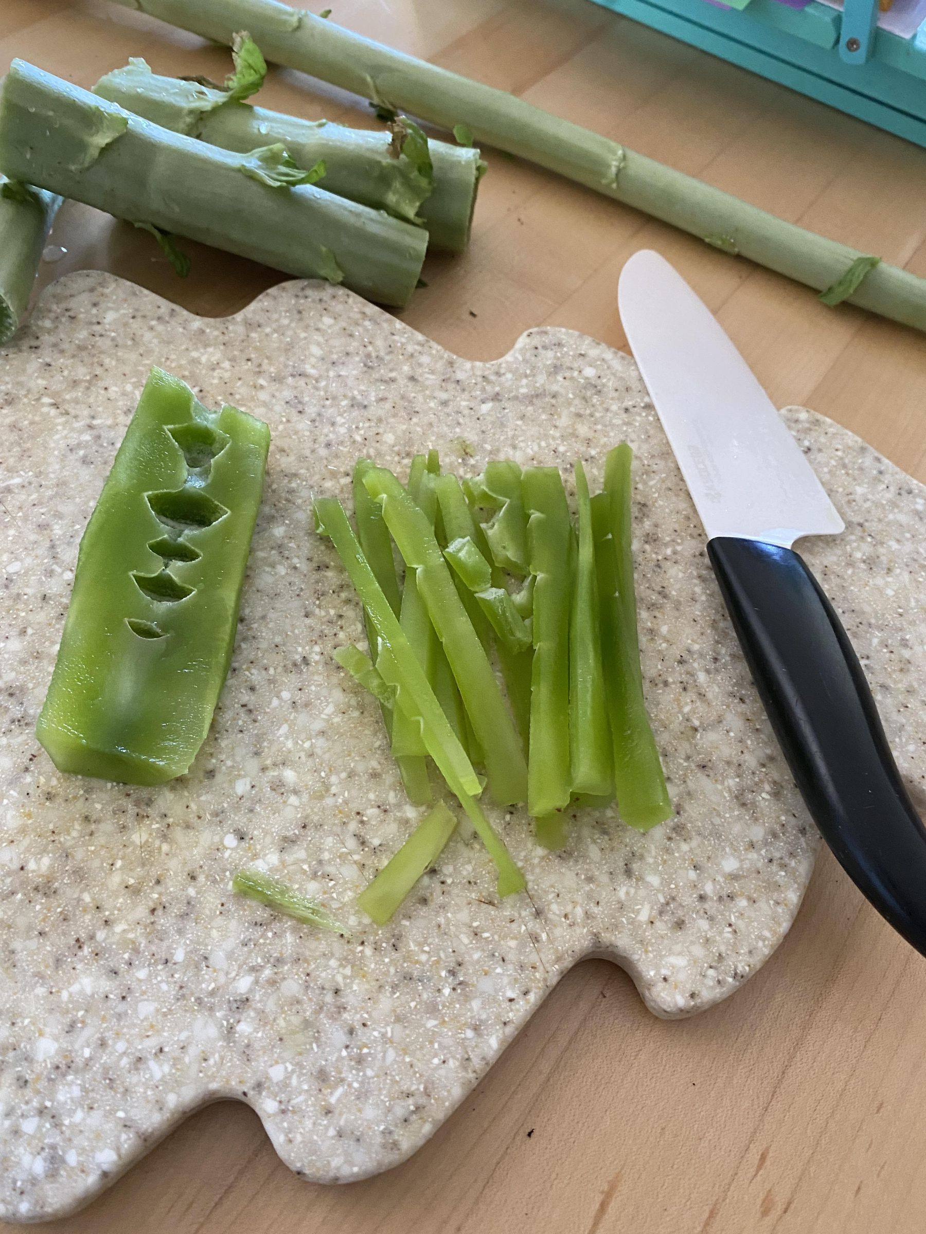 Celtuce Salad : 4 Steps (with Pictures) - Instructables