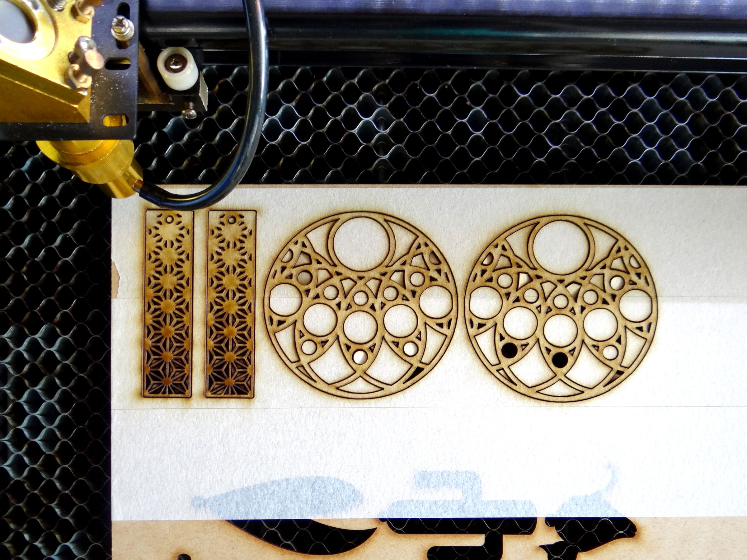How to 'Do It Yourself' Laser Cut Jewelry! : 6 Steps (with Pictures ...