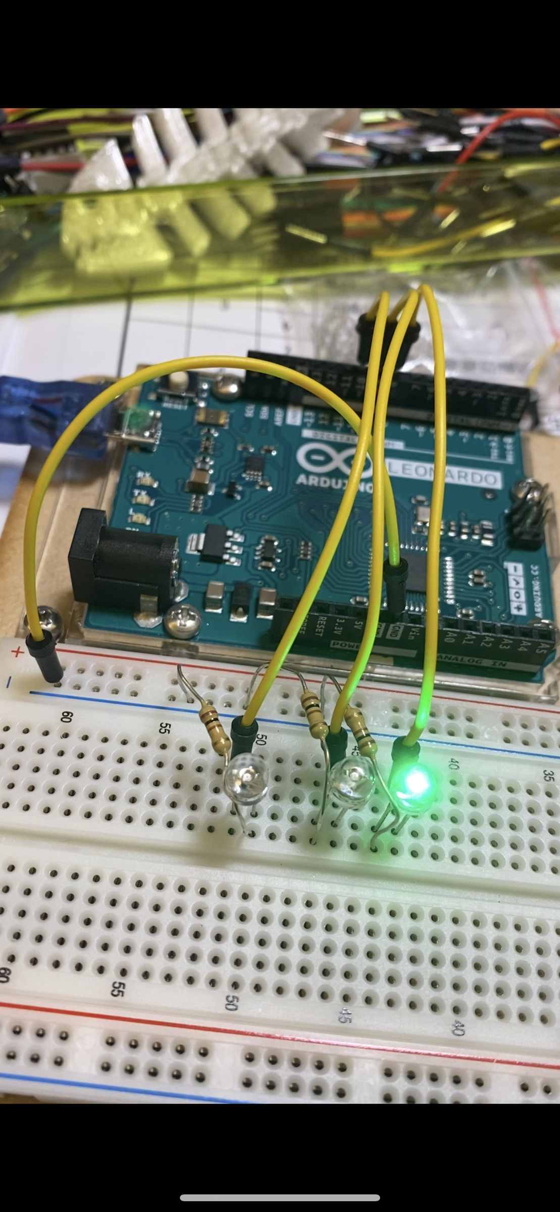 Simple Traffic Light for Arduino : 4 Steps - Instructables