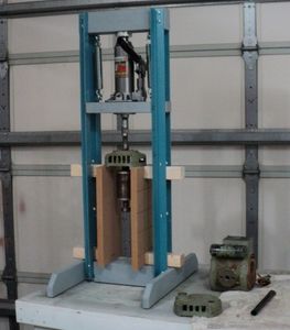 Economy Hydraulic Shop Press : 12 Steps (with Pictures) - Instructables