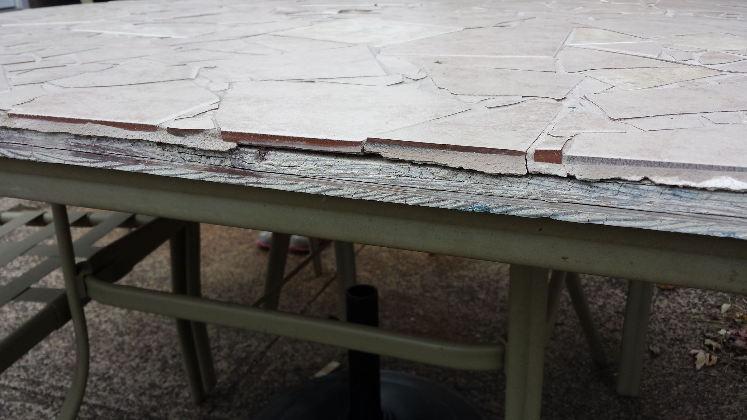 Fail! Patio Table Top Replacement : 5 Steps (with Pictures) - Instructables