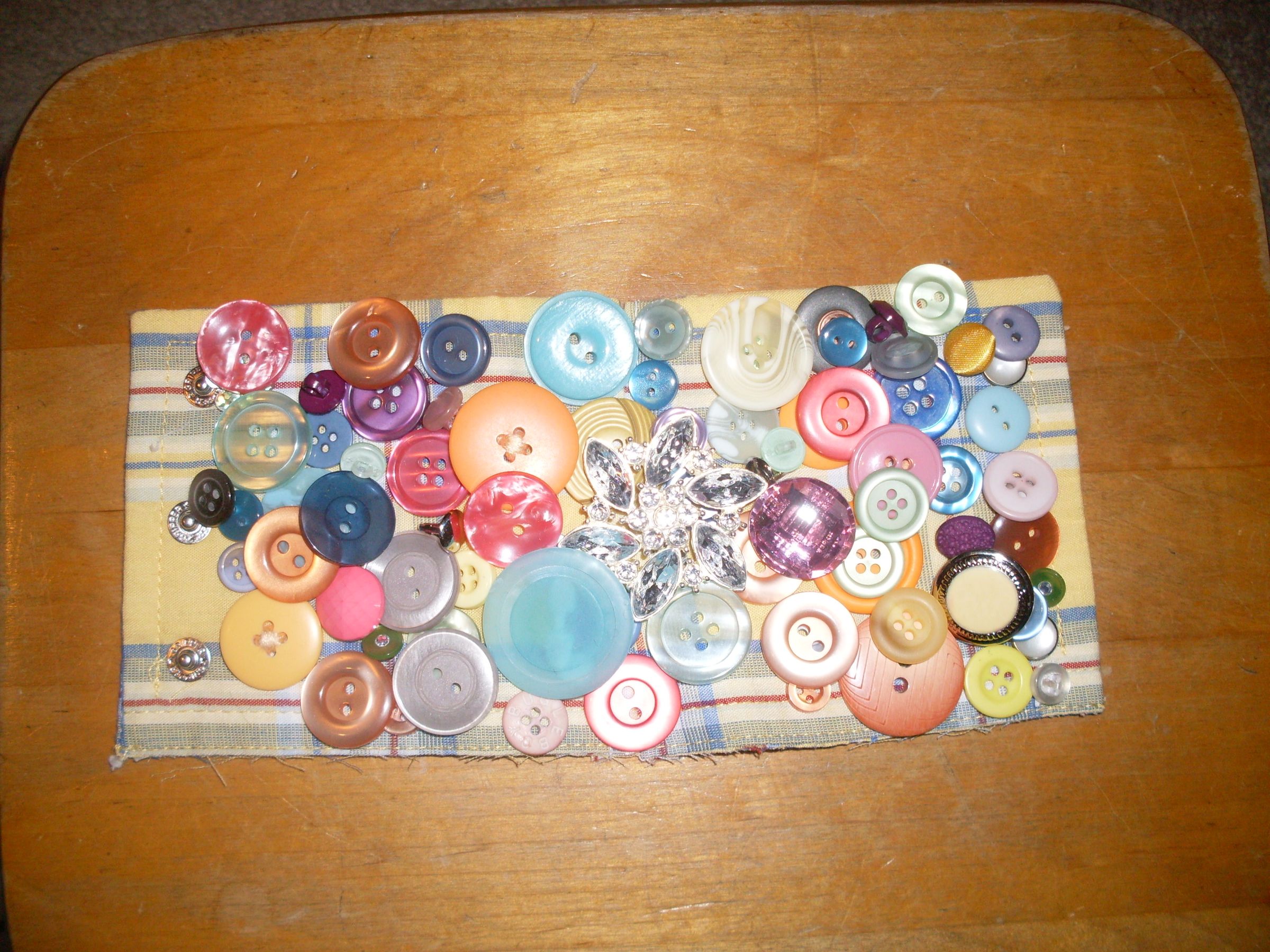 Weekly Make It Challenge: Buttons - Instructables