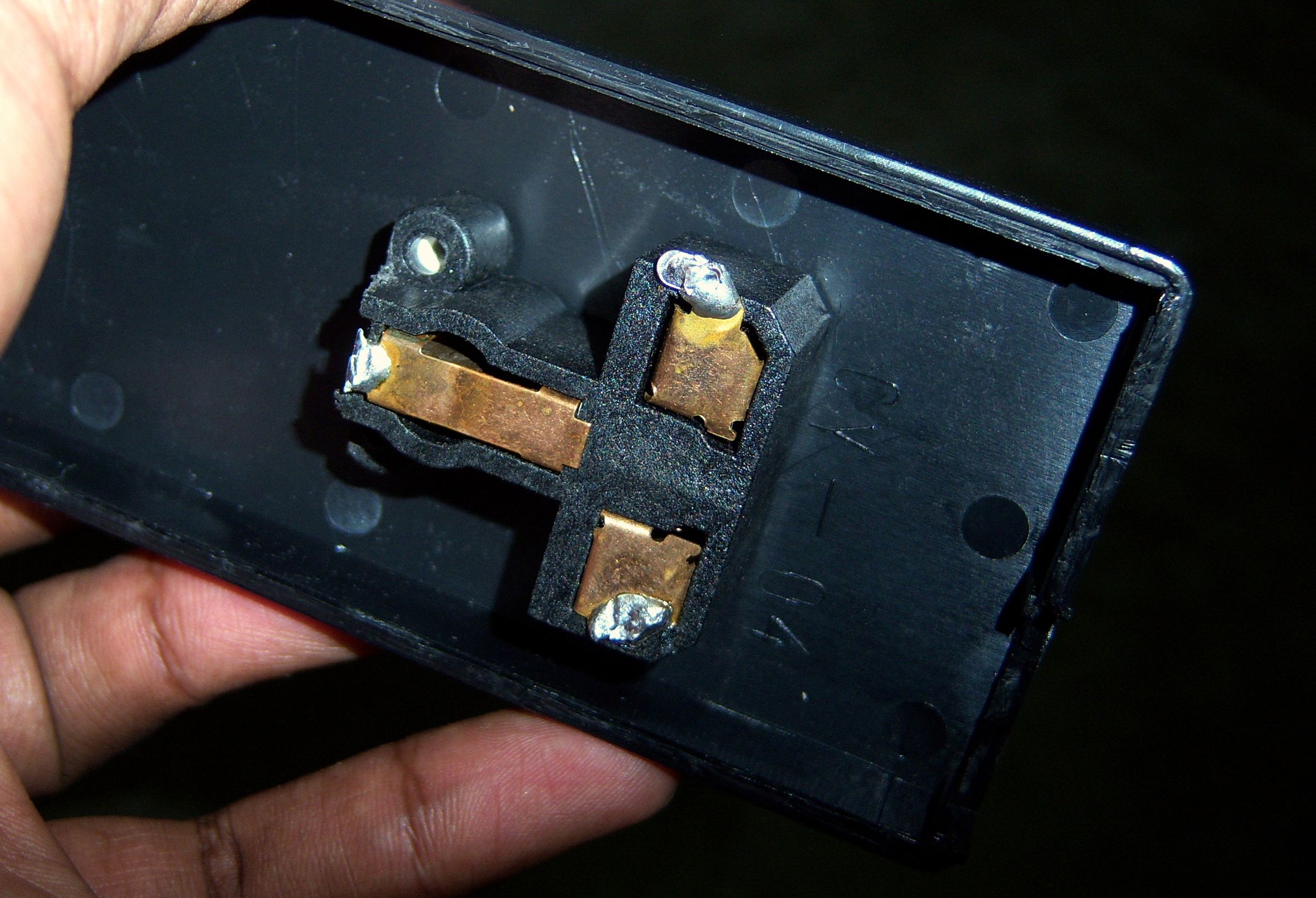 In-line Laptop Surge Protector With an Outlet : 6 Steps (with Pictures ...