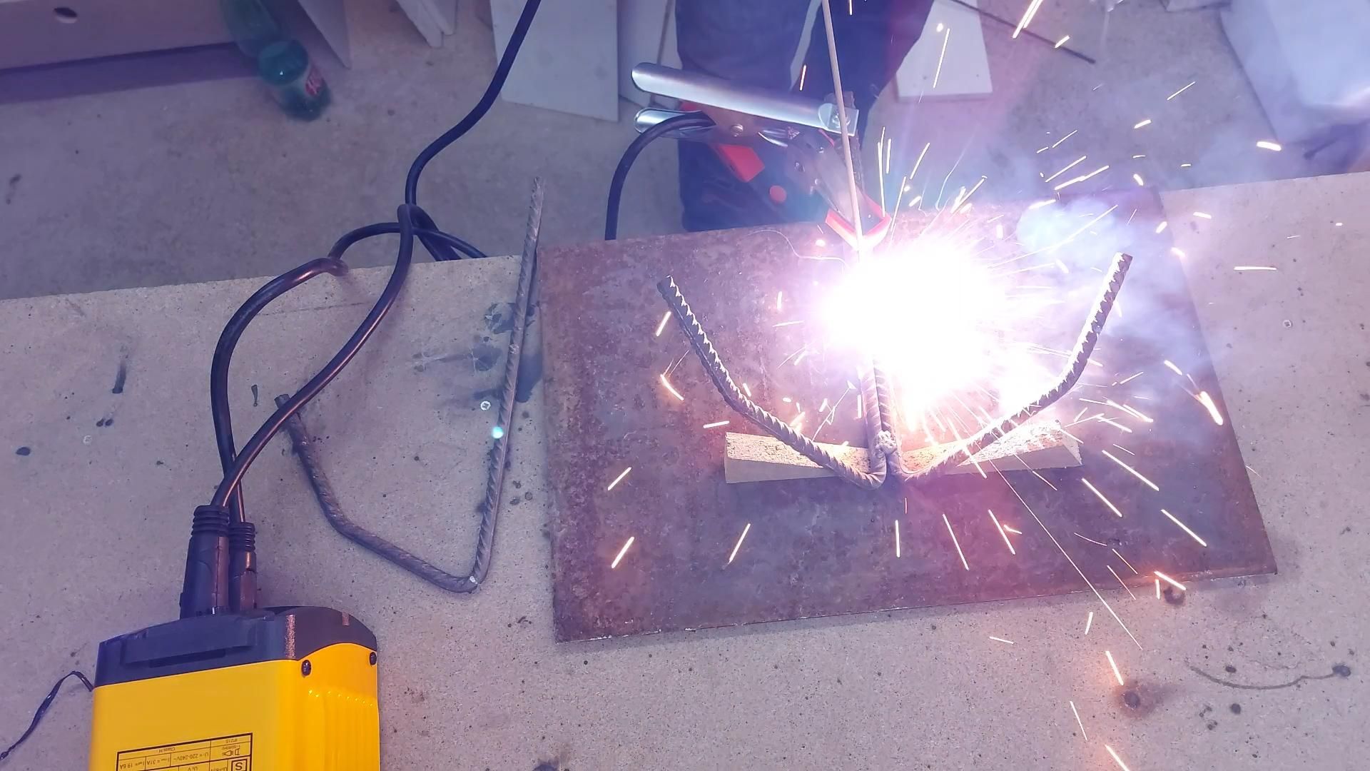 Grappling Hook From Construction Rebar : 4 Steps (with Pictures ...