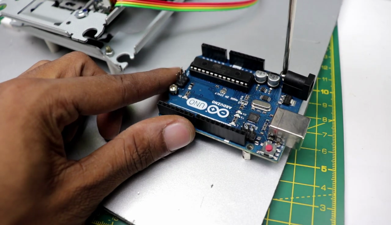 How to Make a DIY CNC Laser Engraver at Home : 6 Steps (with Pictures ...