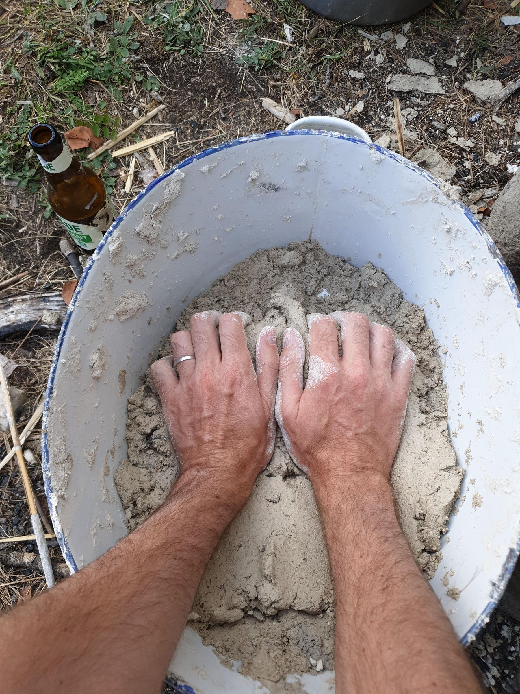 Primitive Pottery Wood Firing Updraft Kiln : 7 Steps (with Pictures ...